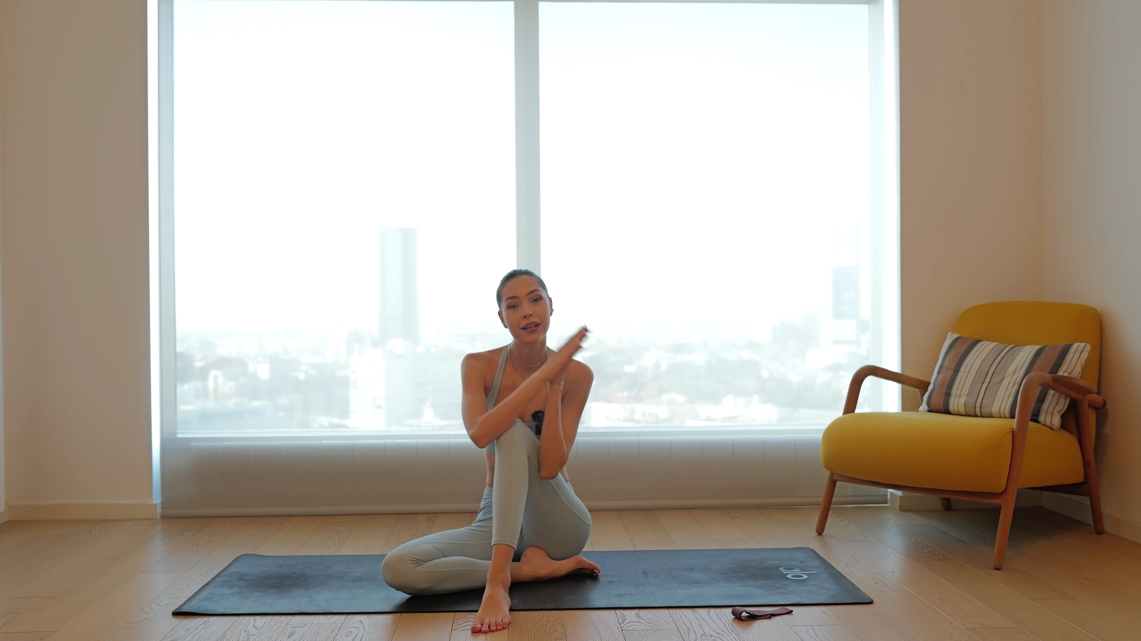 leo - 15 minute power abs