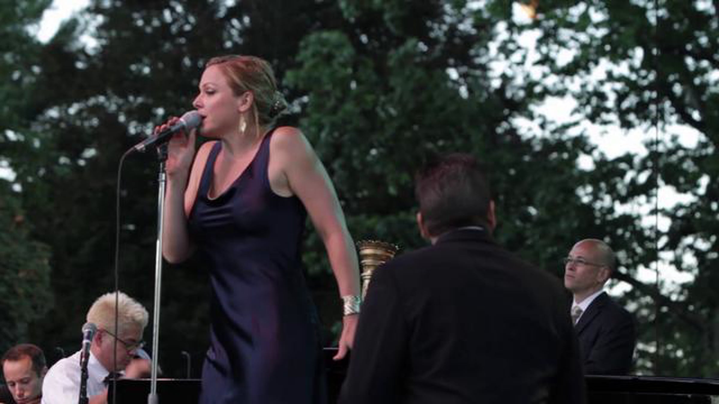 Pink Martini (with guest singer Storm Large) - Amado Mio