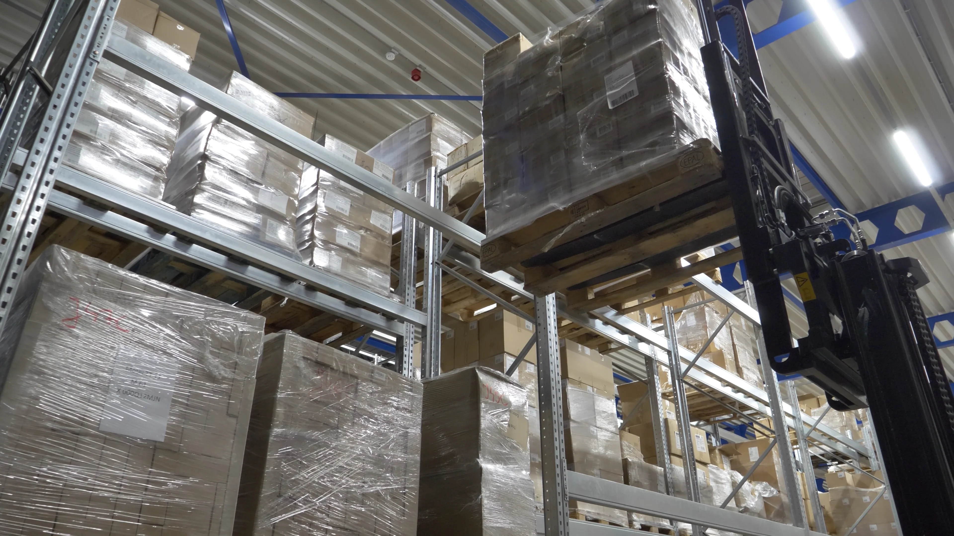 An KOOI® "Mast Height Extension" for additional pallets and limited ...