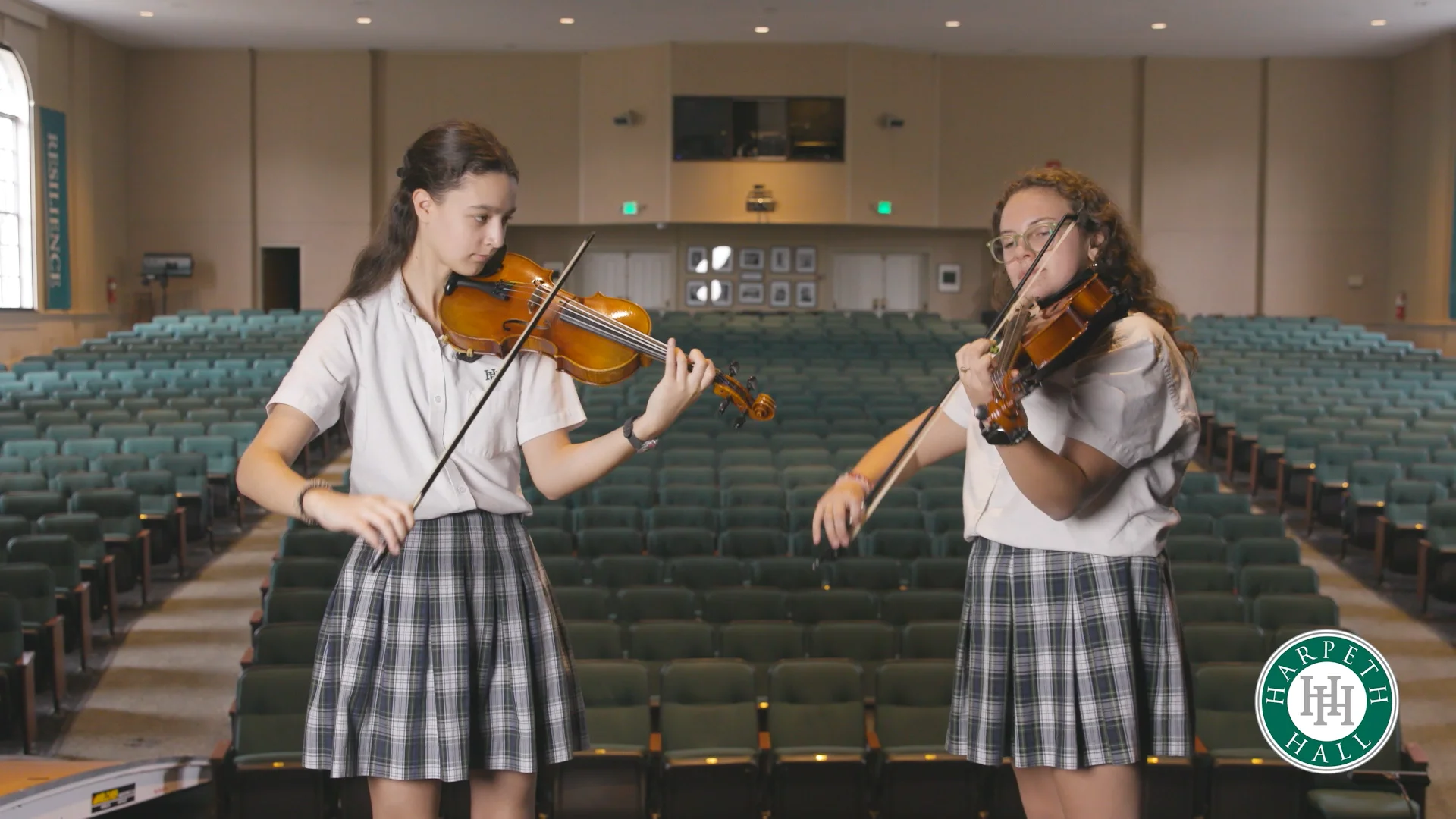 Warm Holiday Wishes and a Happy New Year from Harpeth Hall!