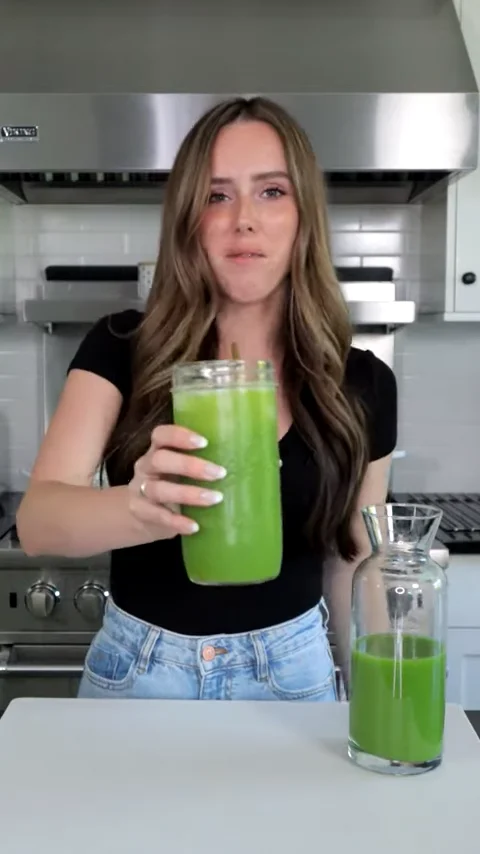 Lisa Karlovsky green juice recipe