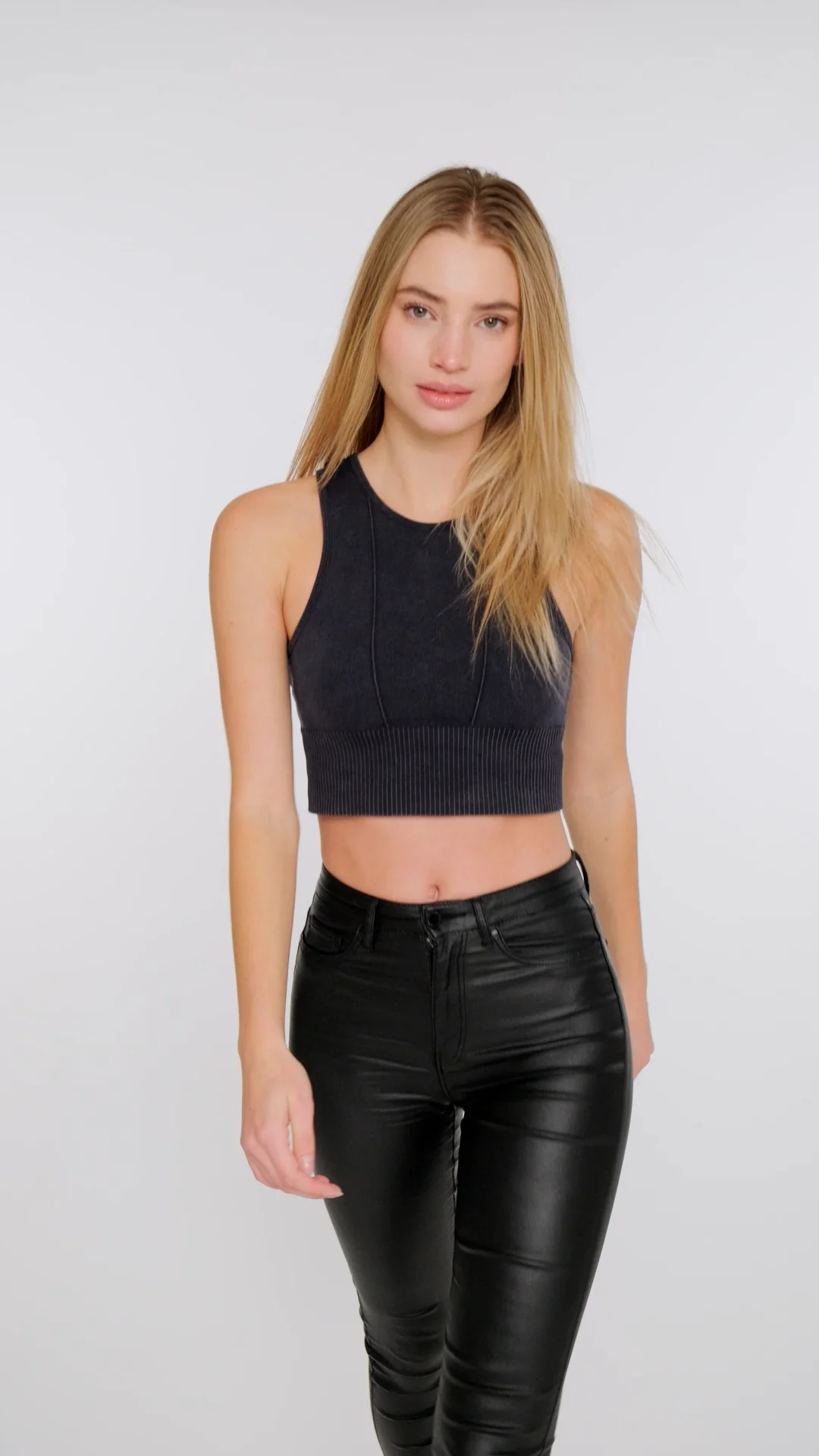 Sasha U posing/mood video