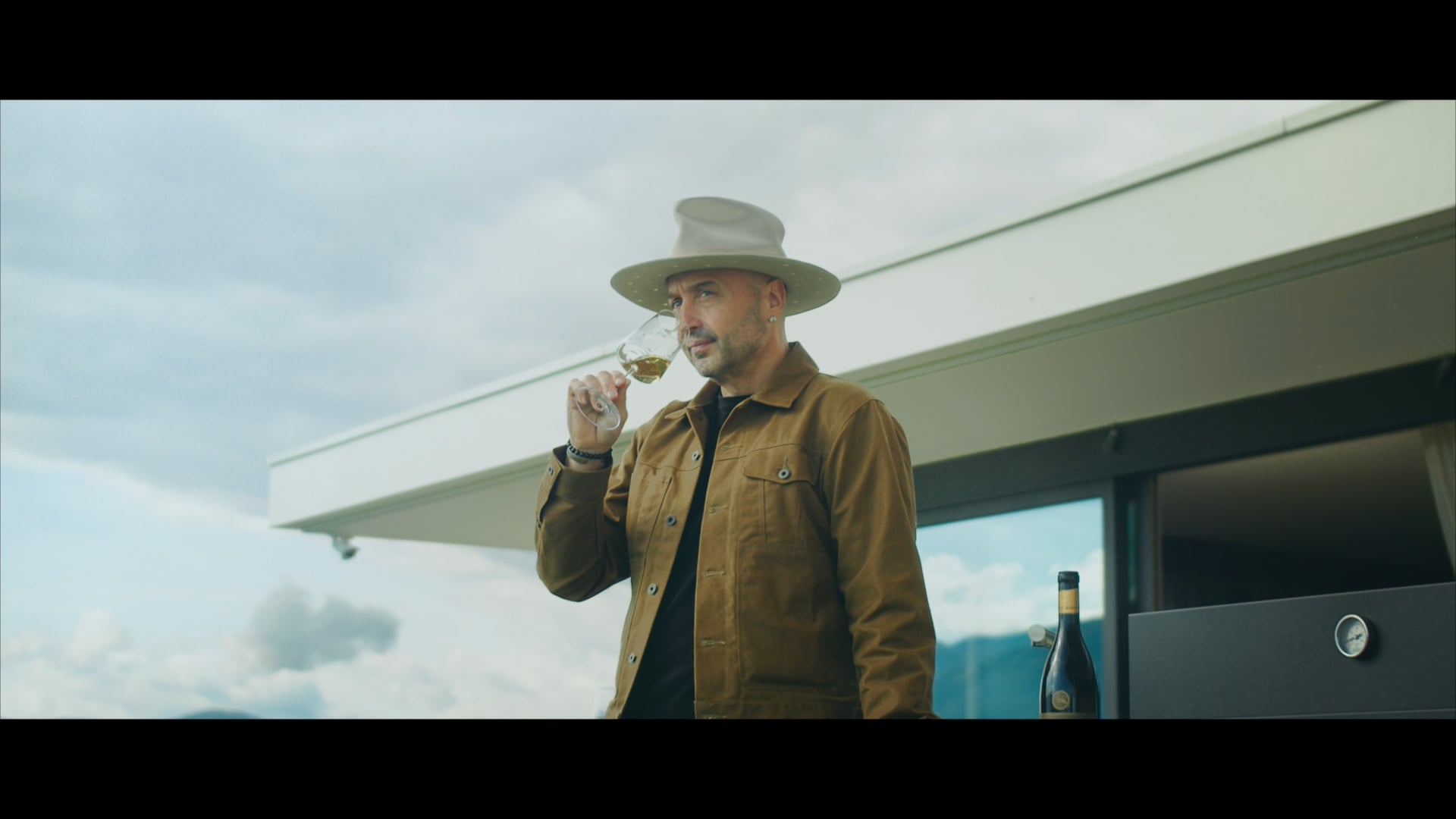 Roble Studio Outdoors