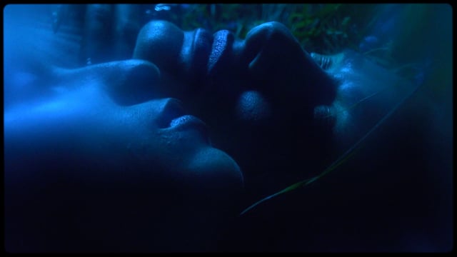 The Music Video for Coldplay's "ALiEN HiTS/ALiEN RADiO" Is a Melange of ...