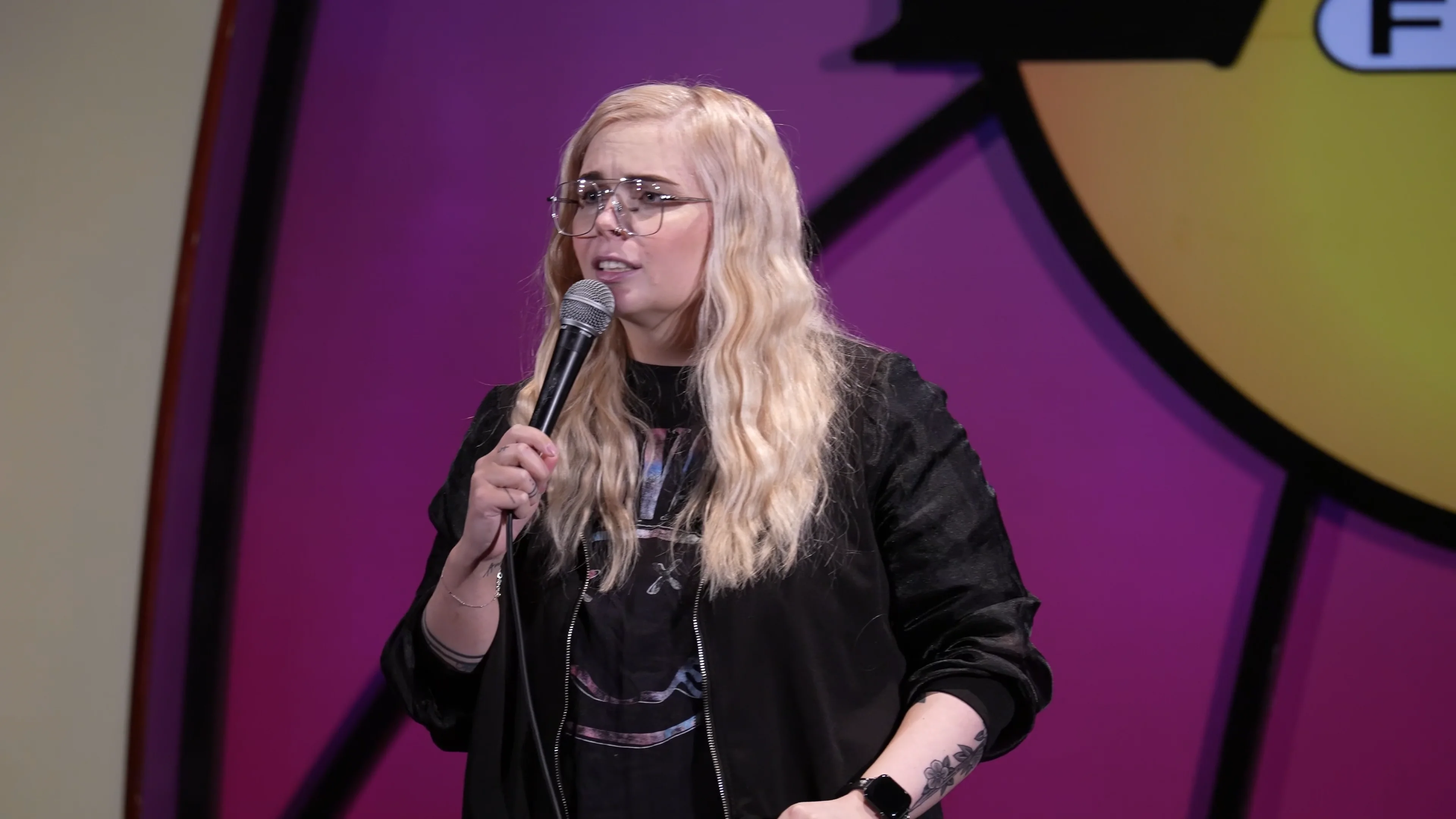 Sarah Perry 01-11-25 sat show1 closeup