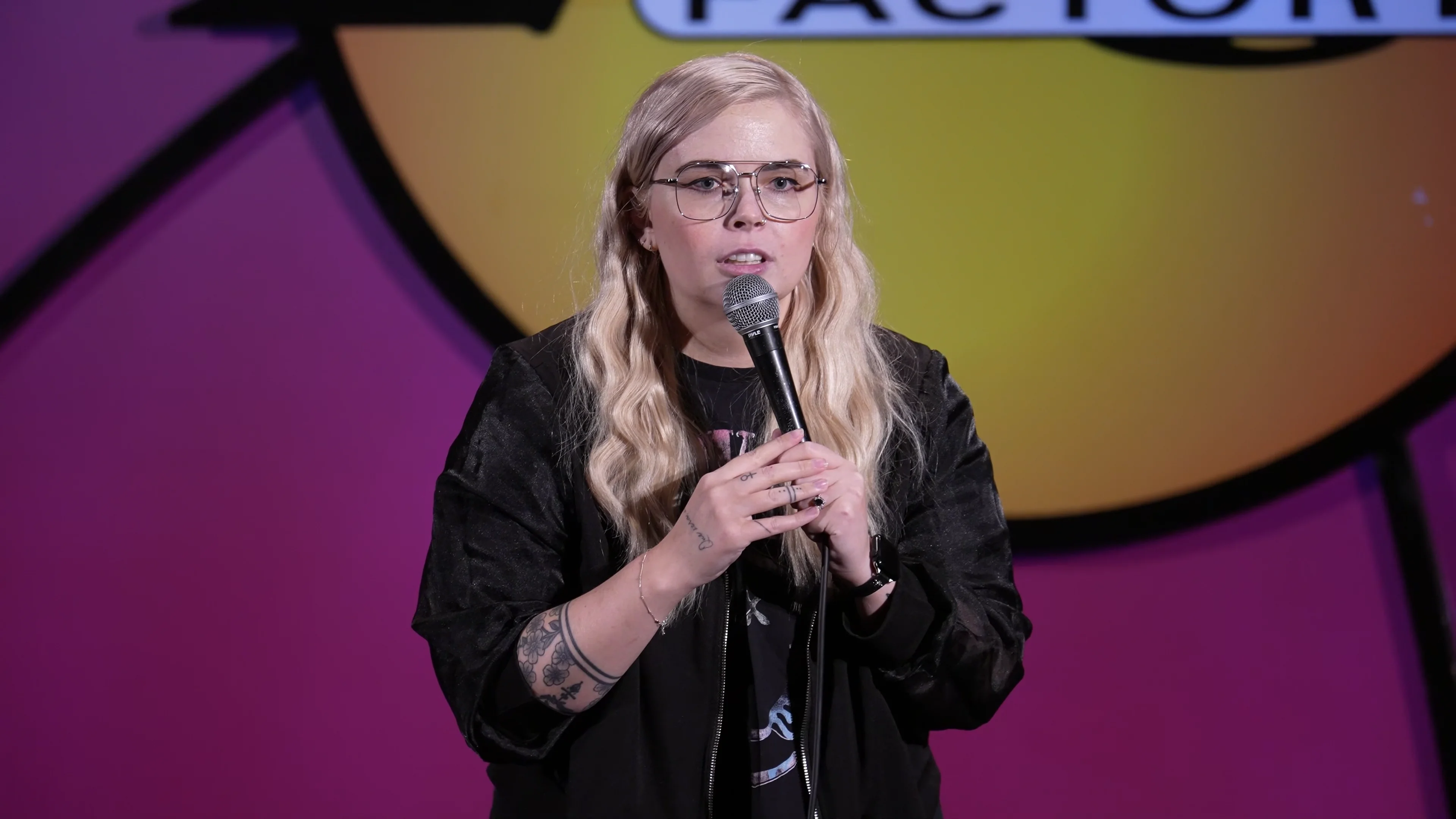 Sarah Perry 01-11-25 sat show2 closeup