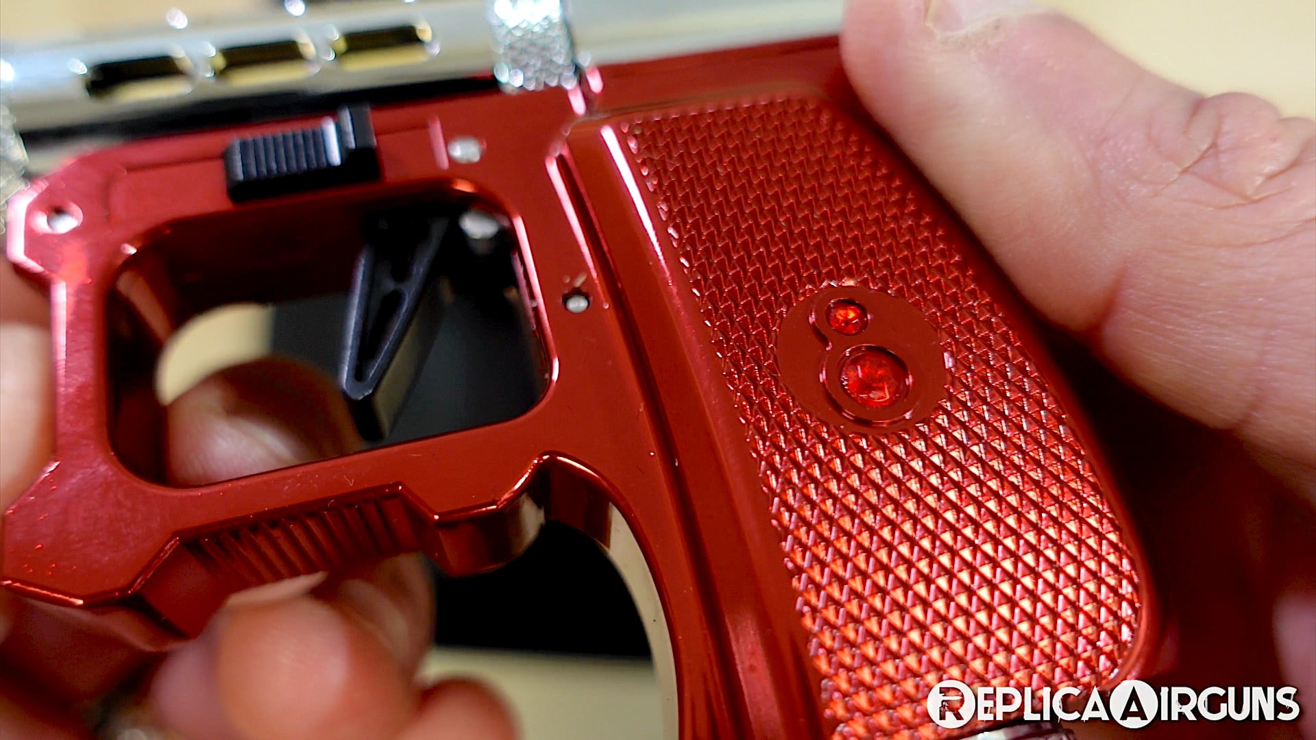 Video - Alias GEM Multi Ammo Mini CO2 Airgun Table Top Review