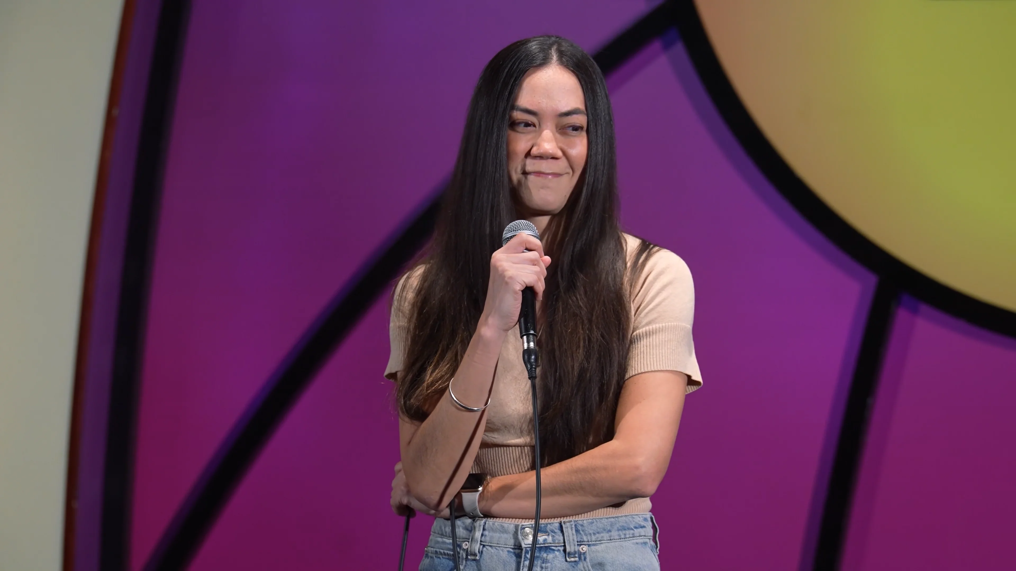 Hannah Roeschlein 01-17-25 fri show1 closeup