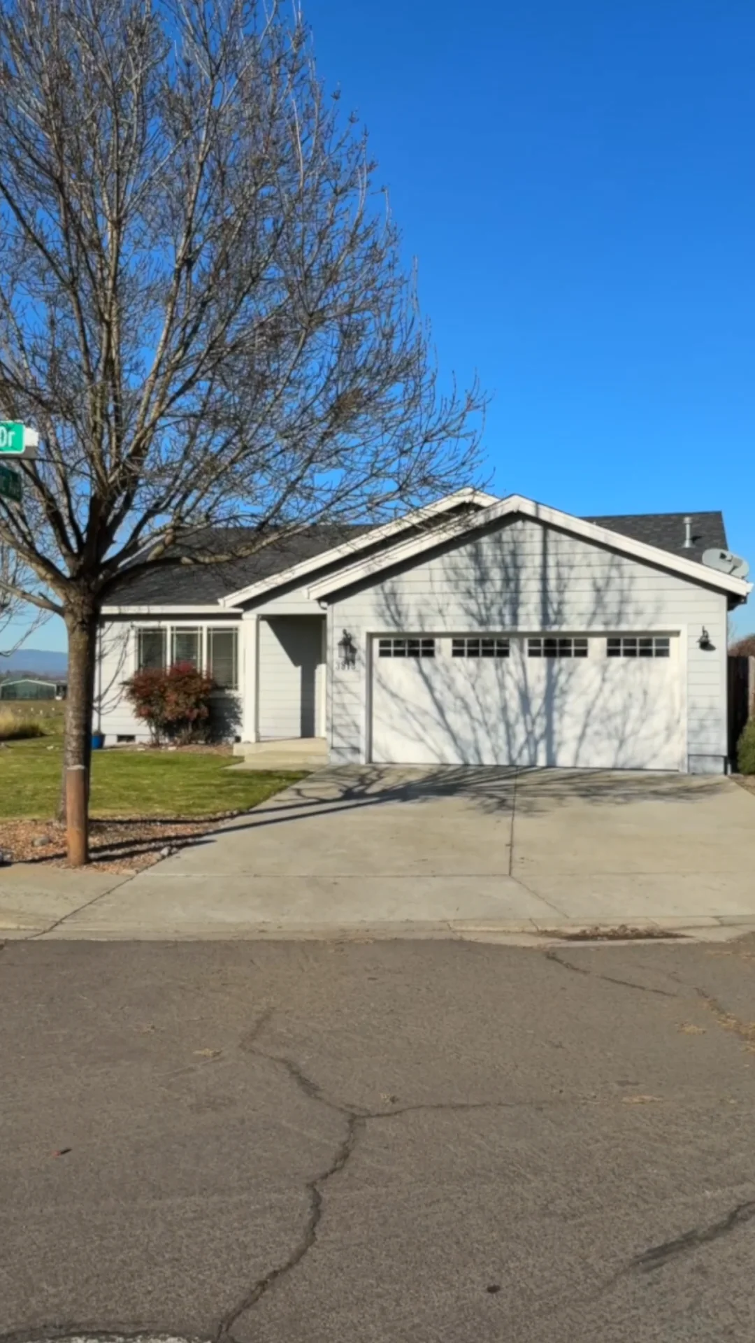 3913 Cole Road, White City | One-Take Video Tour