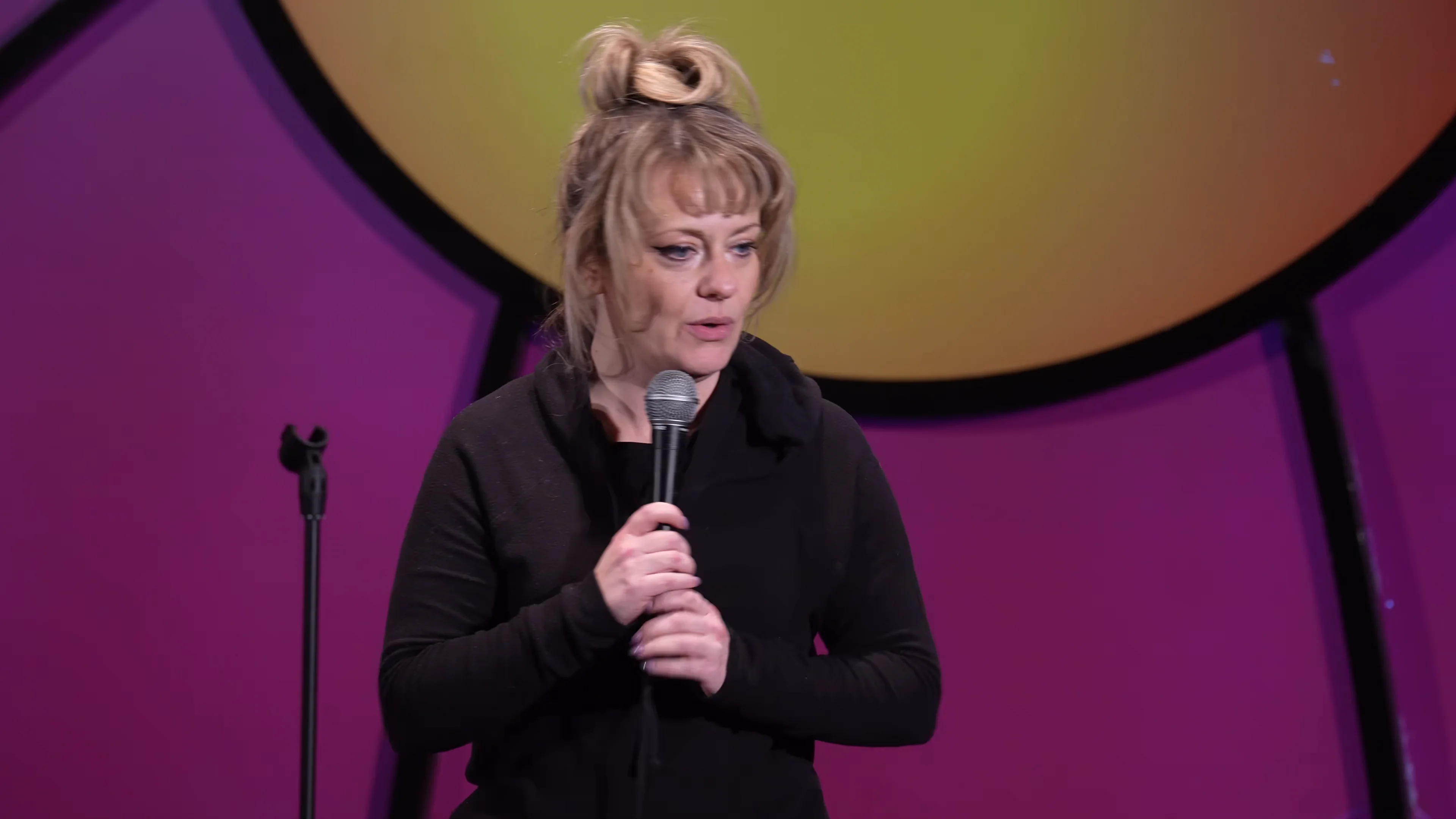 Kristen Toomey 01-24-25 fri show1 closeup