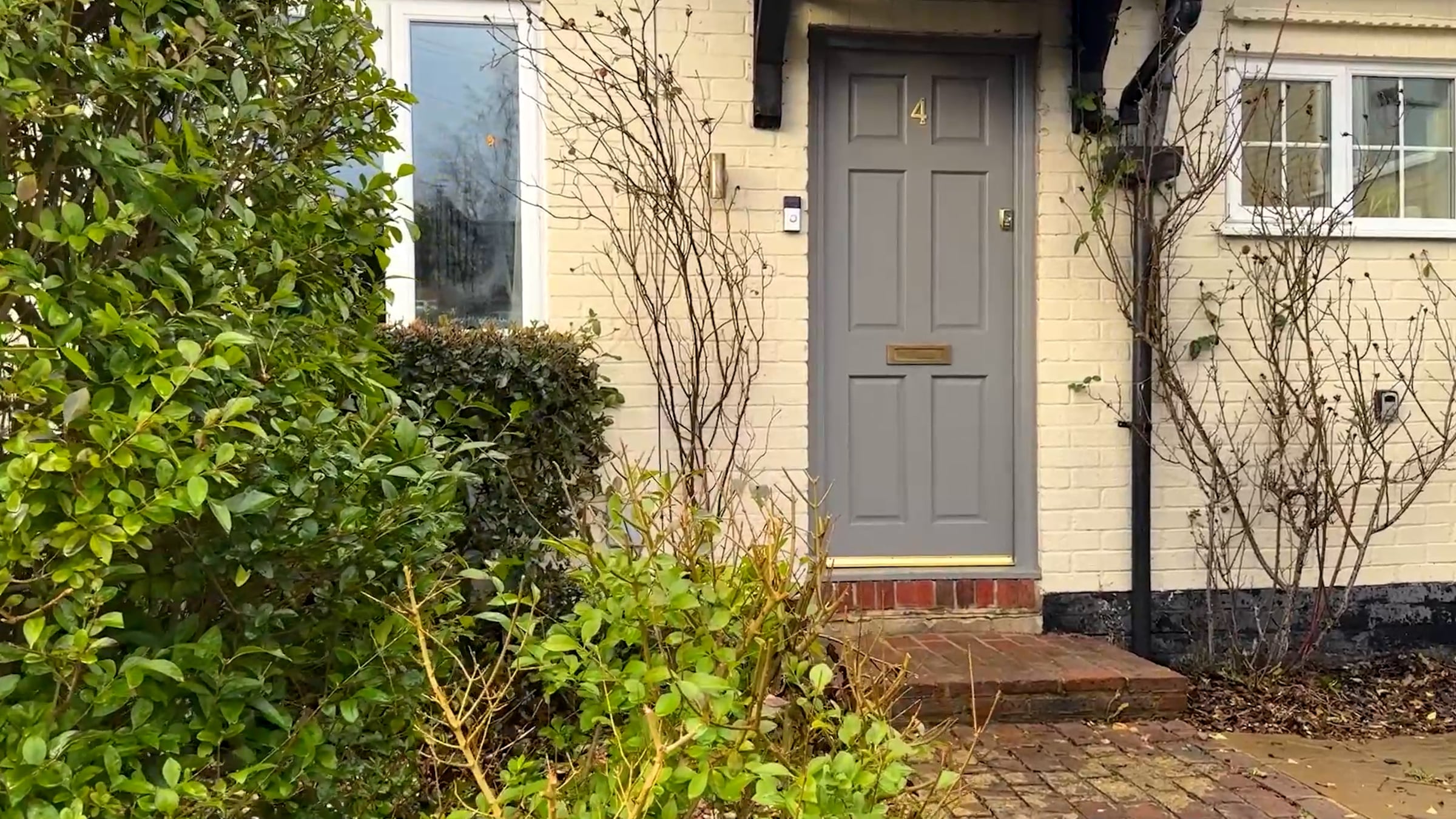 More Circle, Farncombe