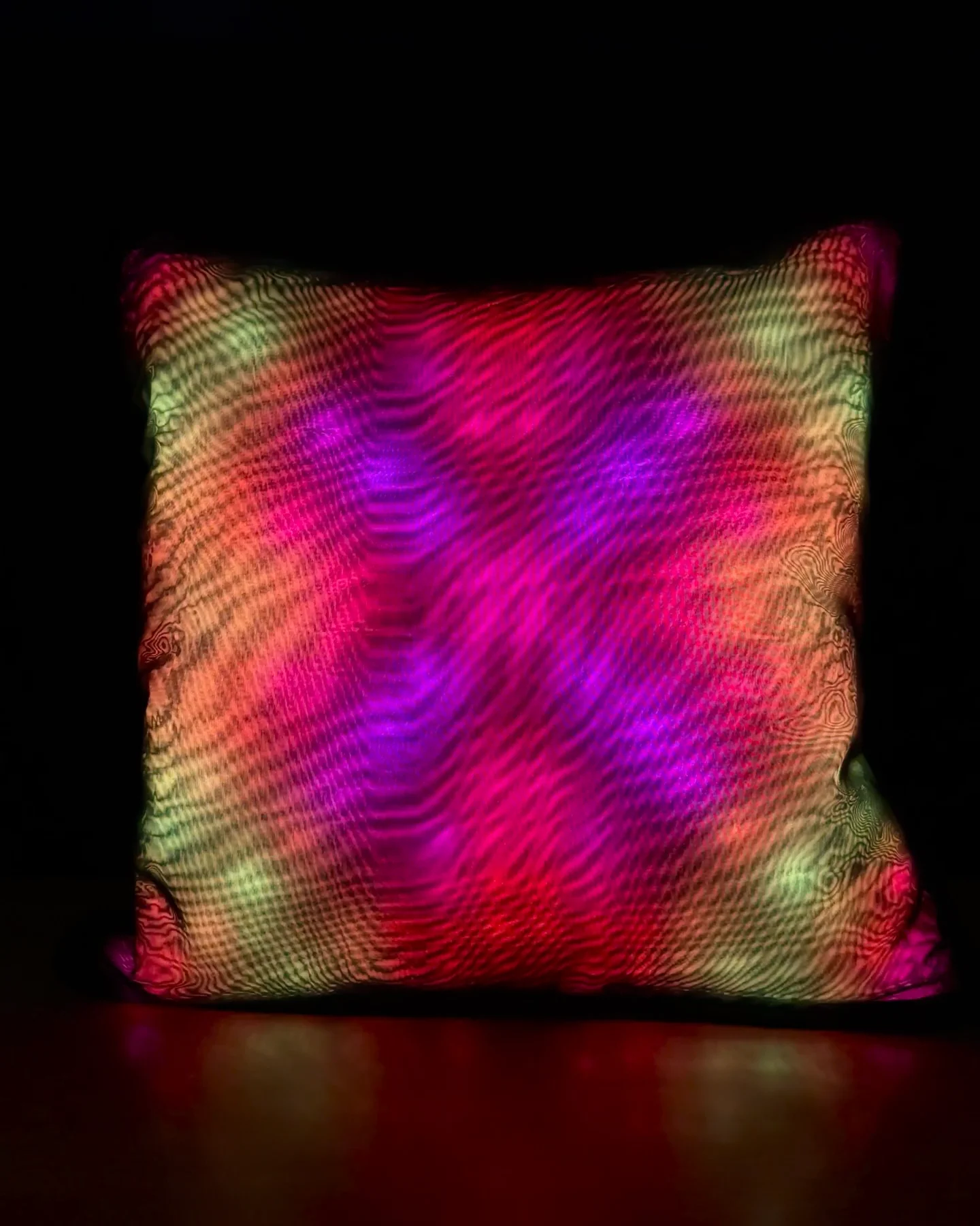 Enlighted Pillow - demo of some sound reactive effects