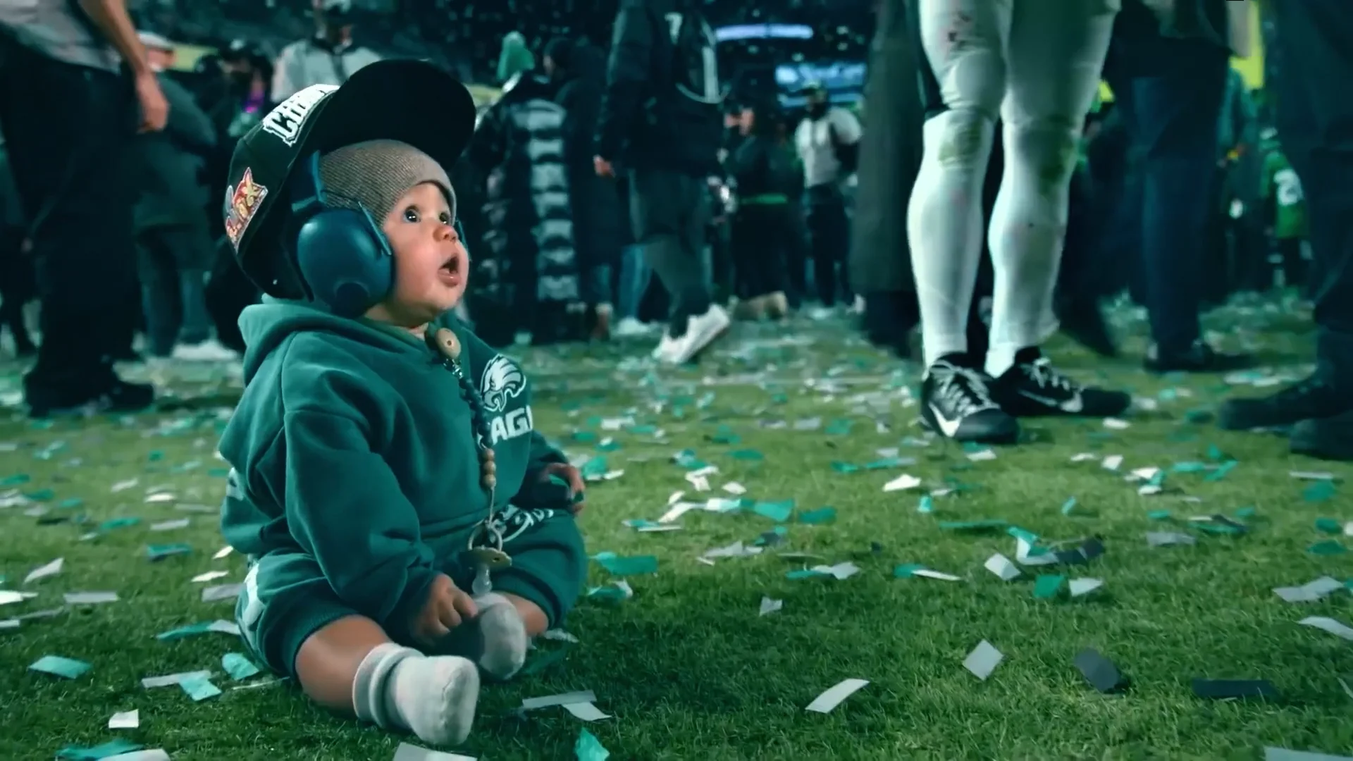 nike_not_easy_bein_green_sb_lix_eagles_win_reactive__60 (1080p) (1)