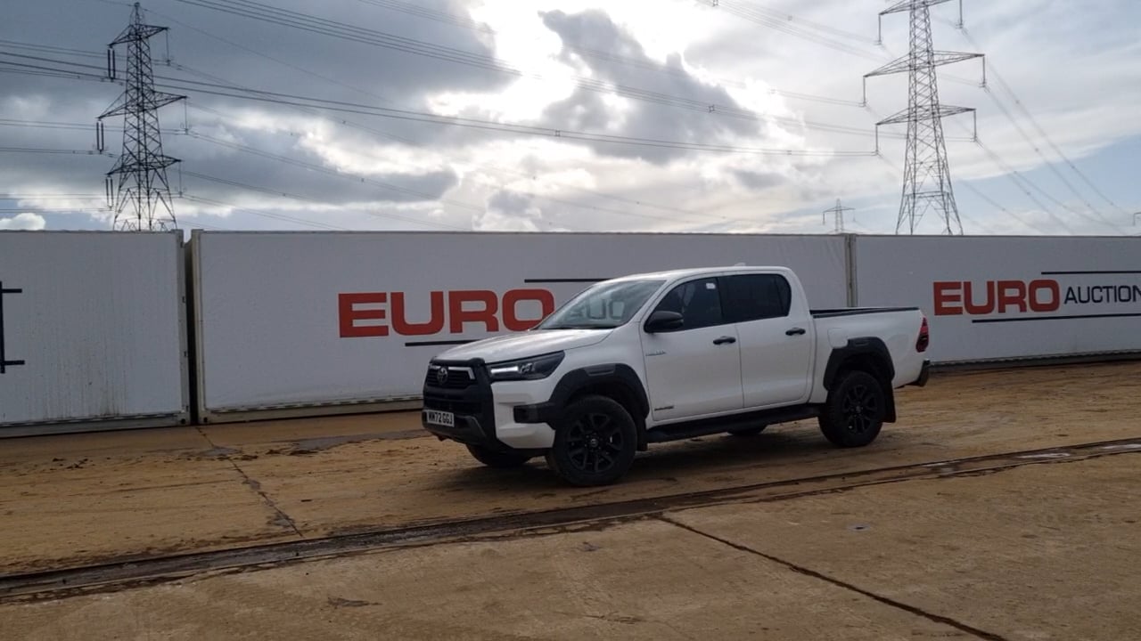 Toyota Hilux Invincible X