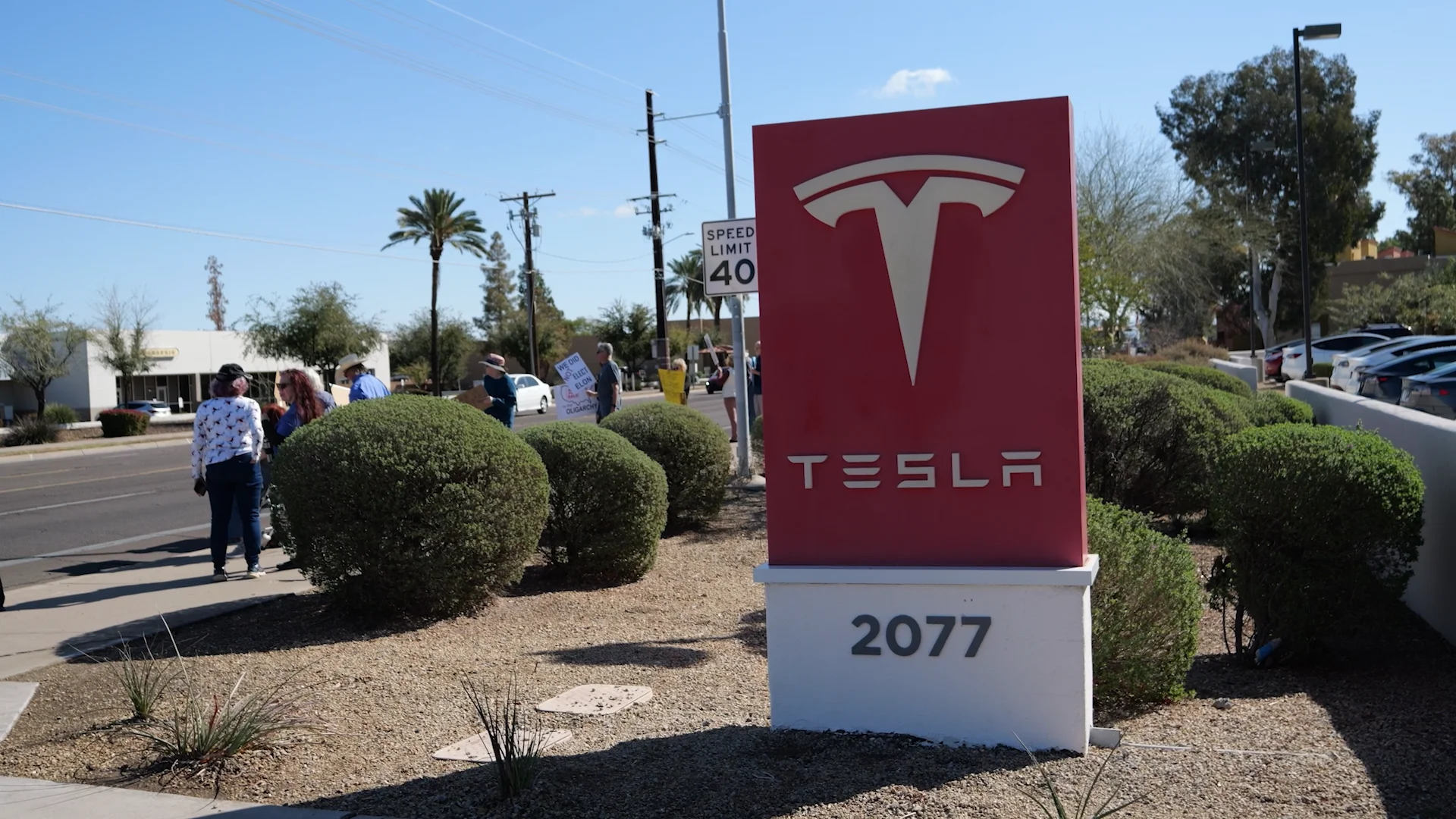 Anti Tesla dealership demonstration, Tempe AZ