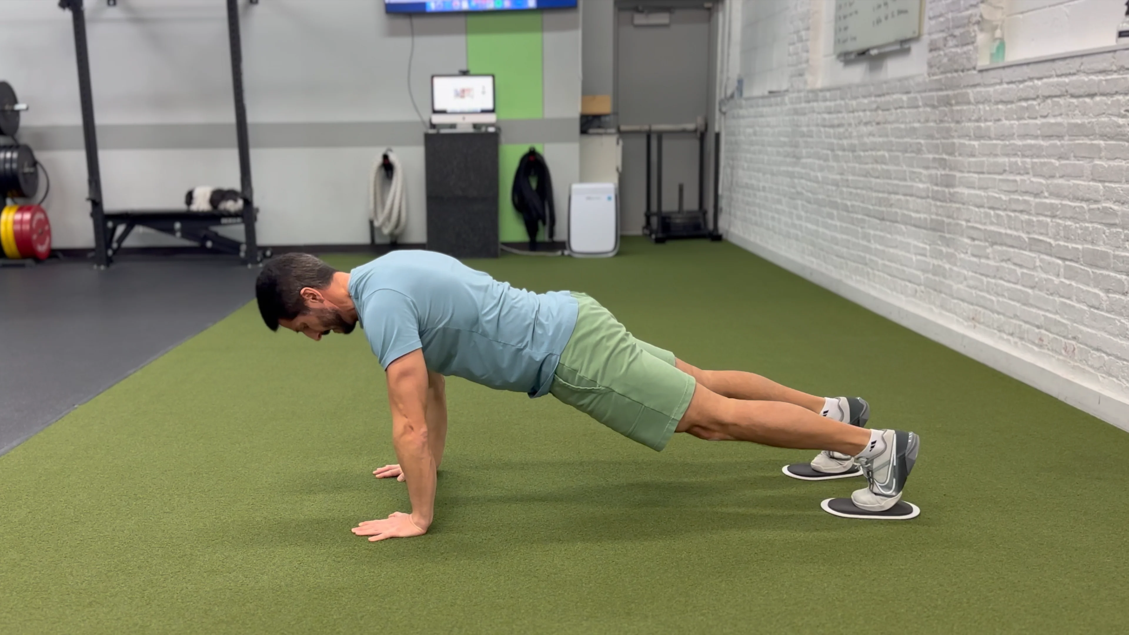 Plank Sliding Pike Up