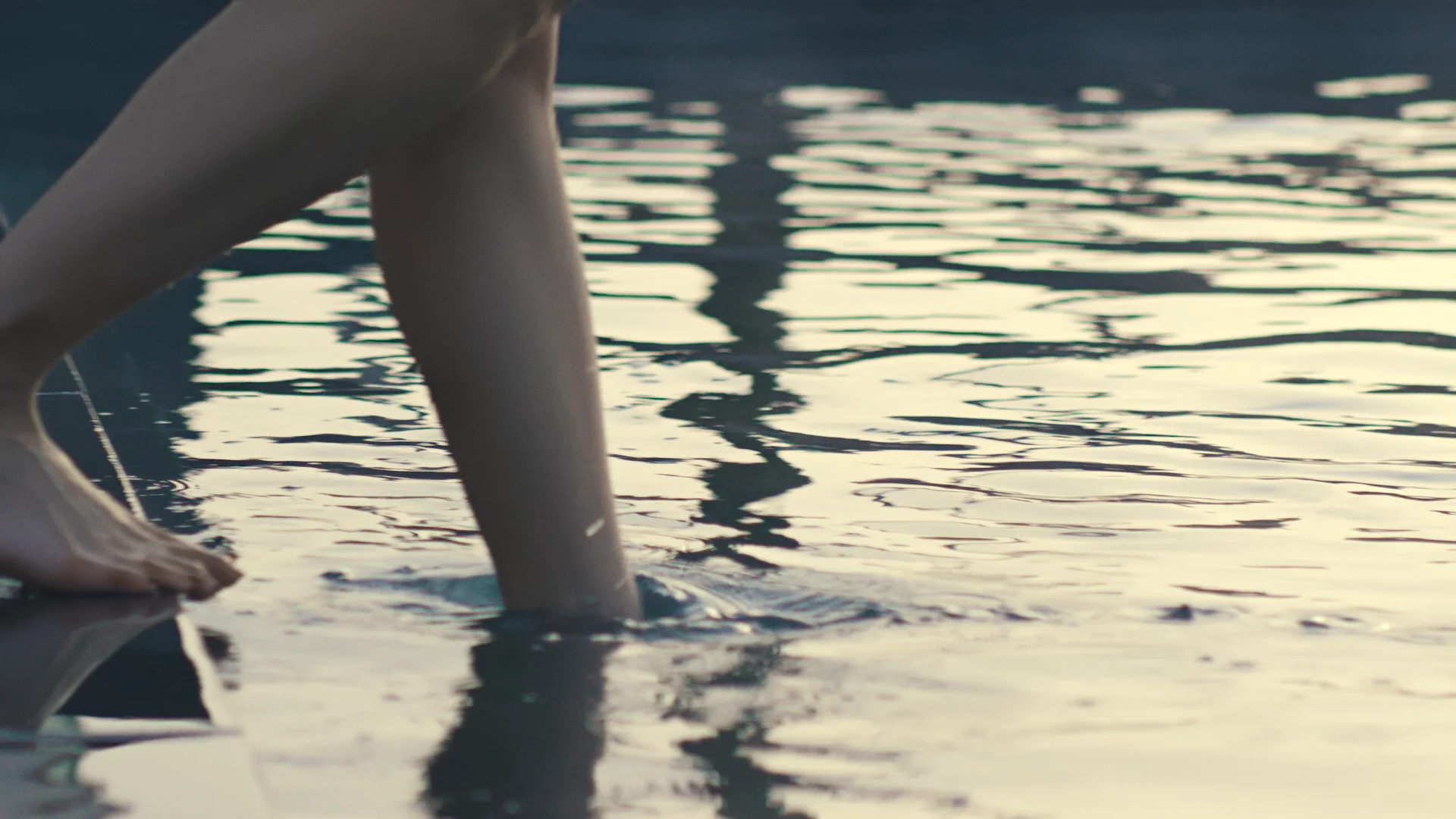 2. 네스트호텔_UnderWater_최종본_저용량 in Underwater Films, Music , BTS on Vimeo