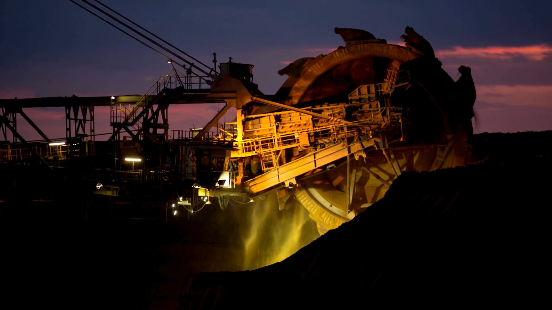 Heavy Duty Jacking System | MEEQAT ENGINEERING