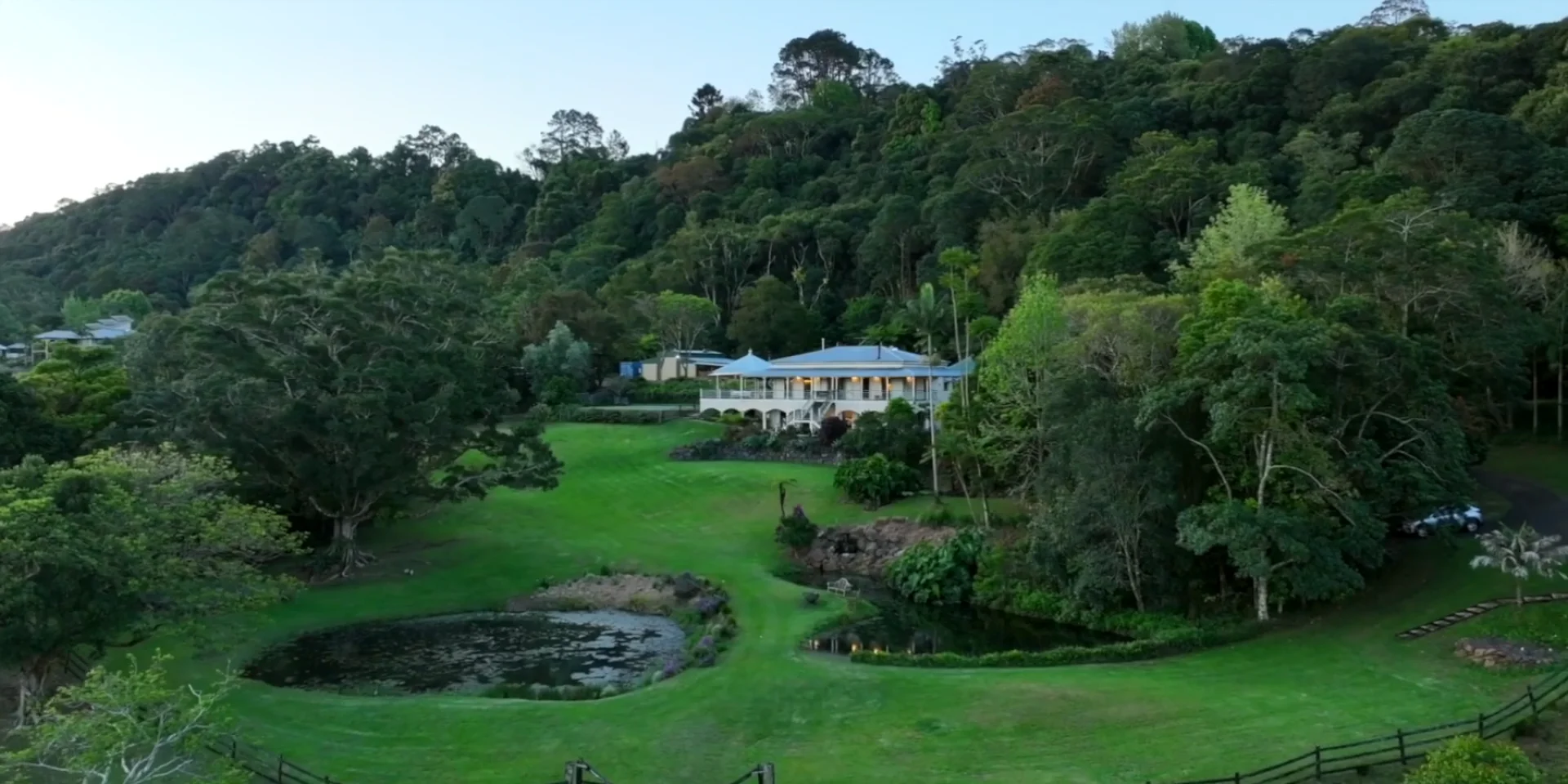 Half Moon Hideaway, Wootha Queensland