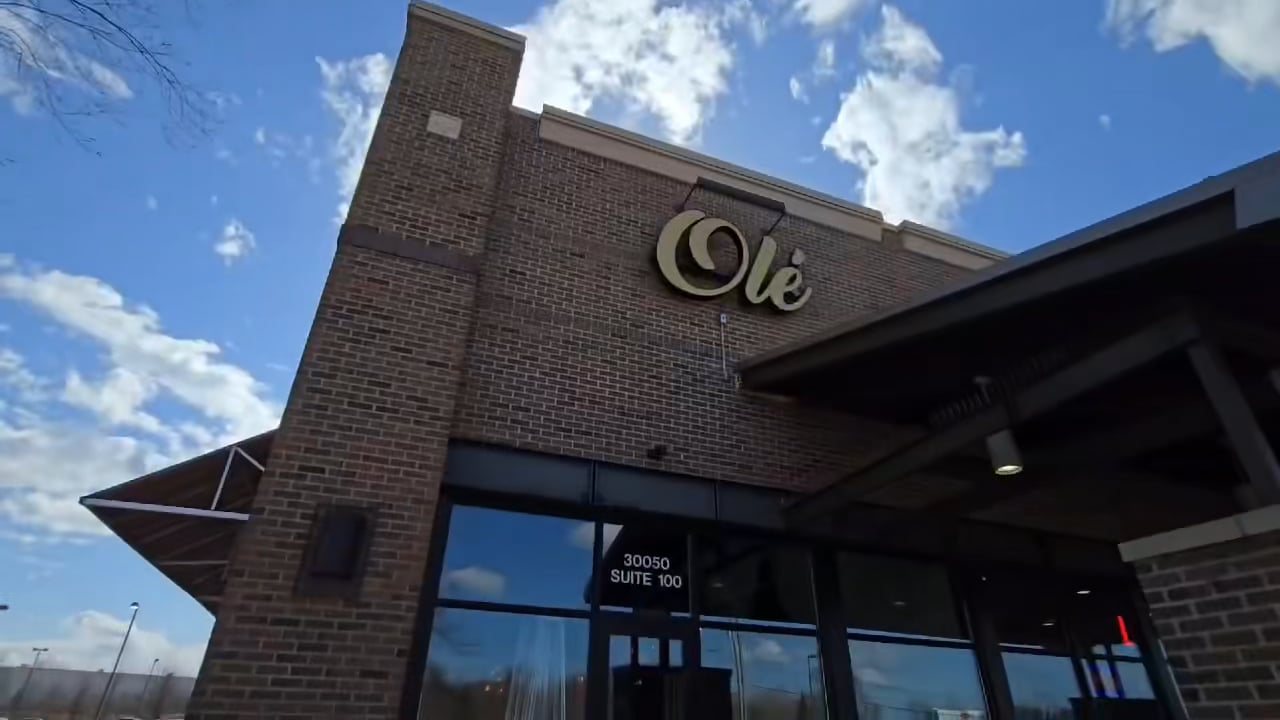 Olé Tapas Bar: Handcrafted Cocktails & Small Plates