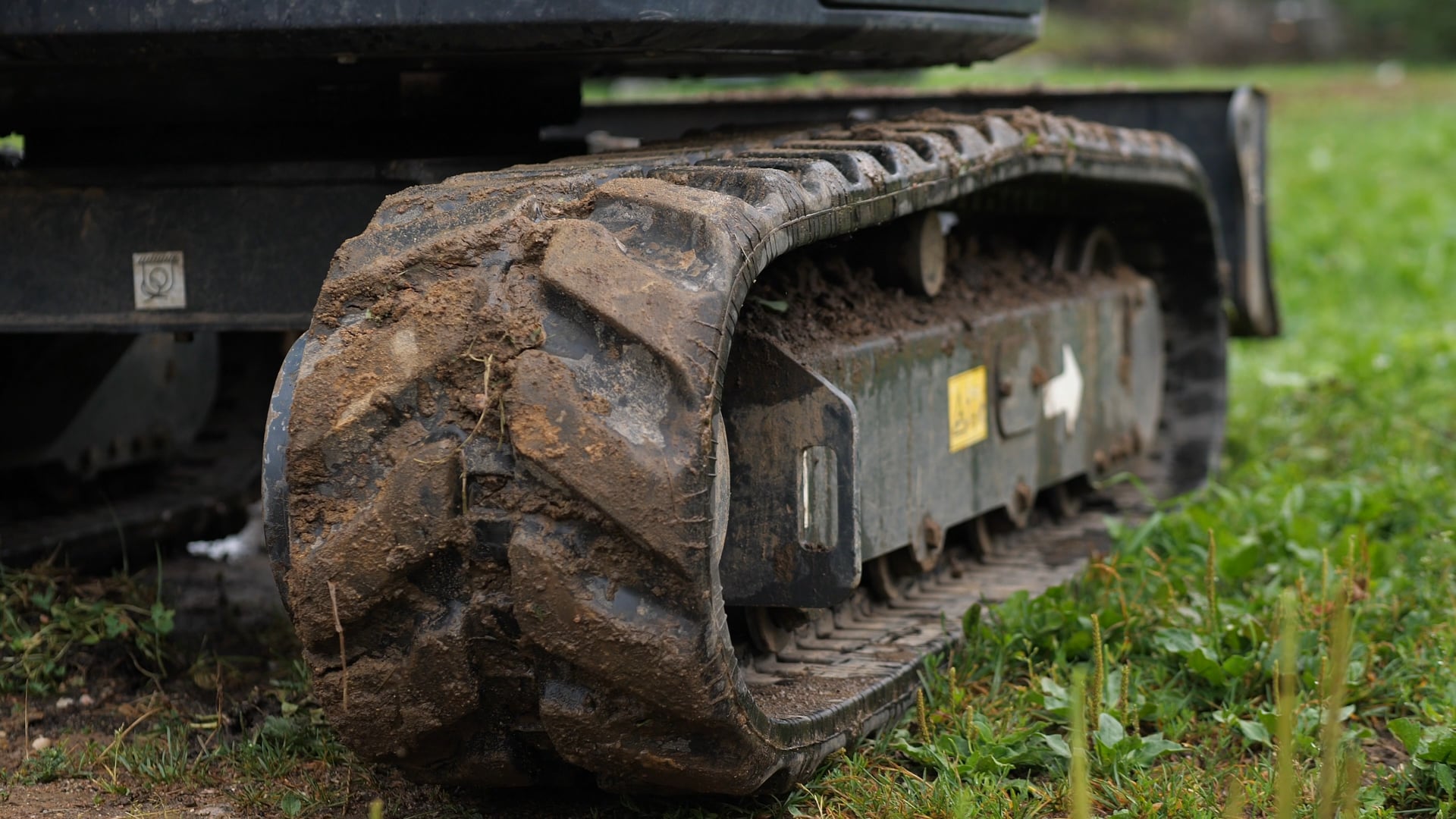 OEM-Quality Rubber Tracks for Aftermarket Pricing