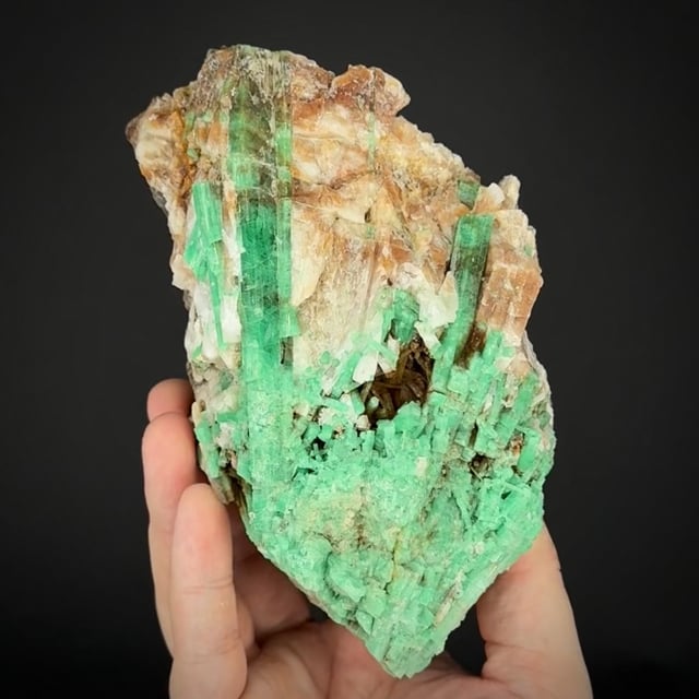 large Emerald in Quartz | Dayakou emerald mine, Malipo Co., Wenshan ...