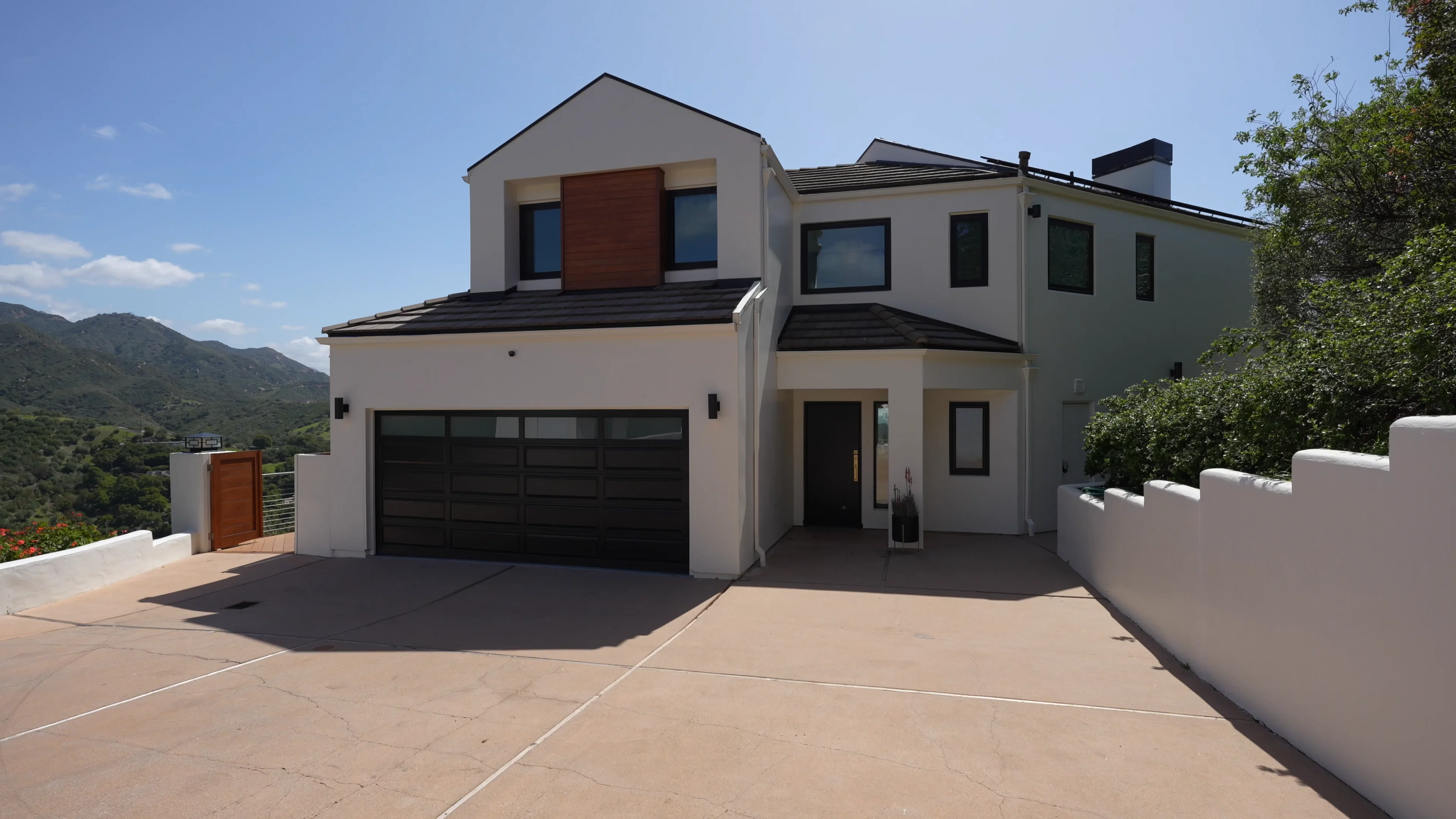 2870 Holly Road