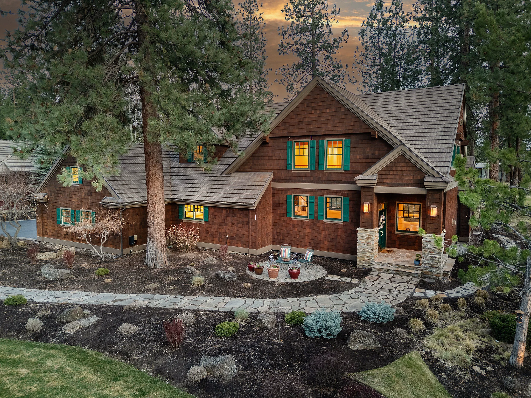 19385 Cayuse Crater court