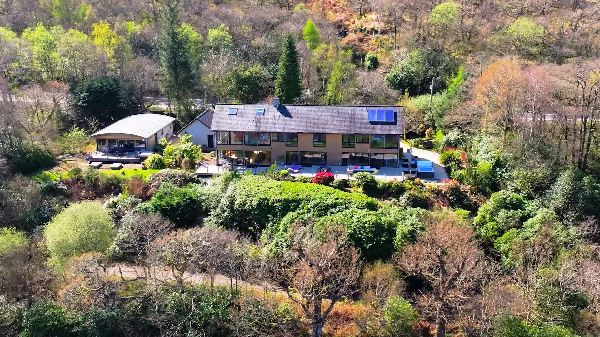 Hollybank House and Lodge