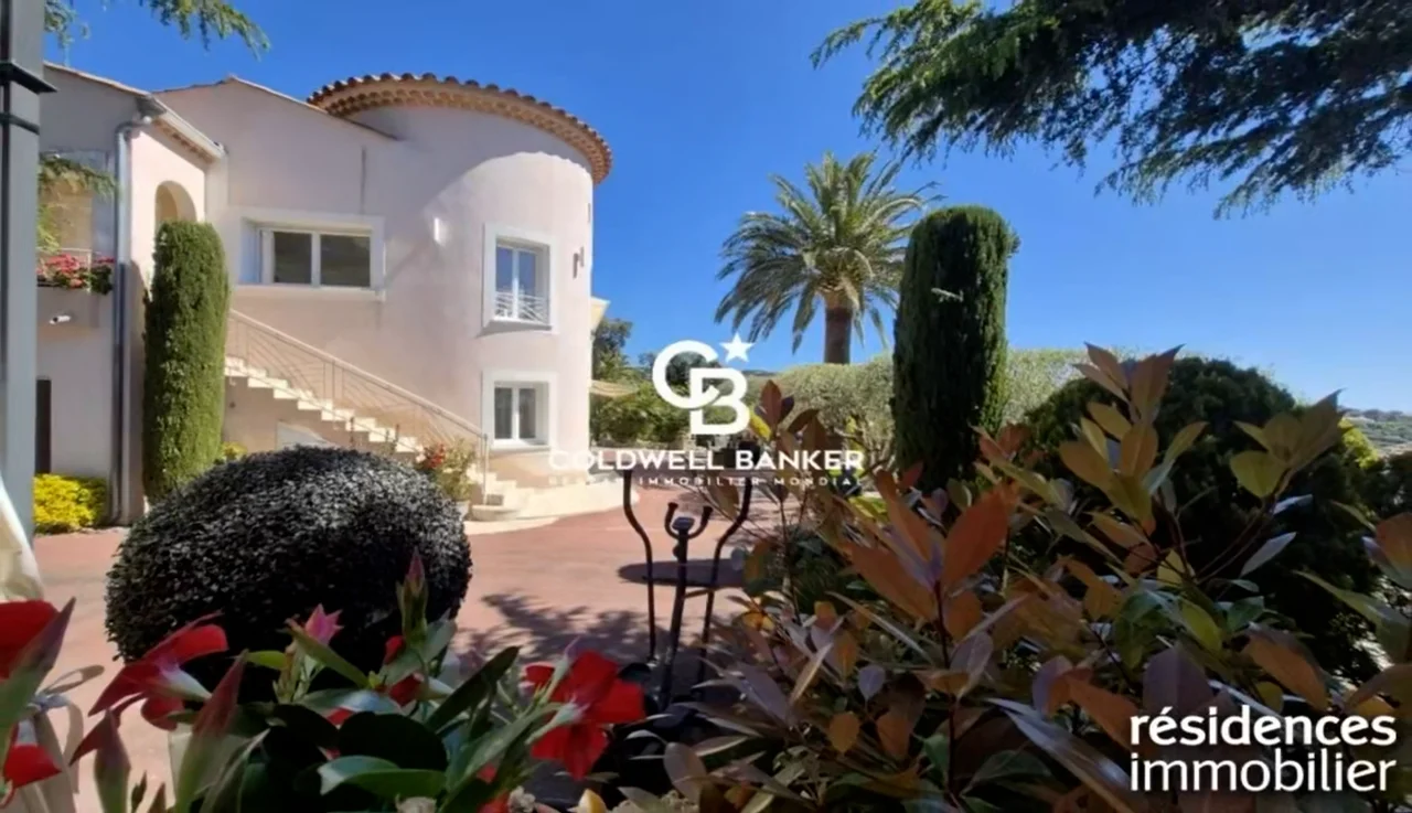 ROQUEBRUNE-SUR-ARGENS - MAISON À VENDRE - 1 598 000 € - 6 pièces