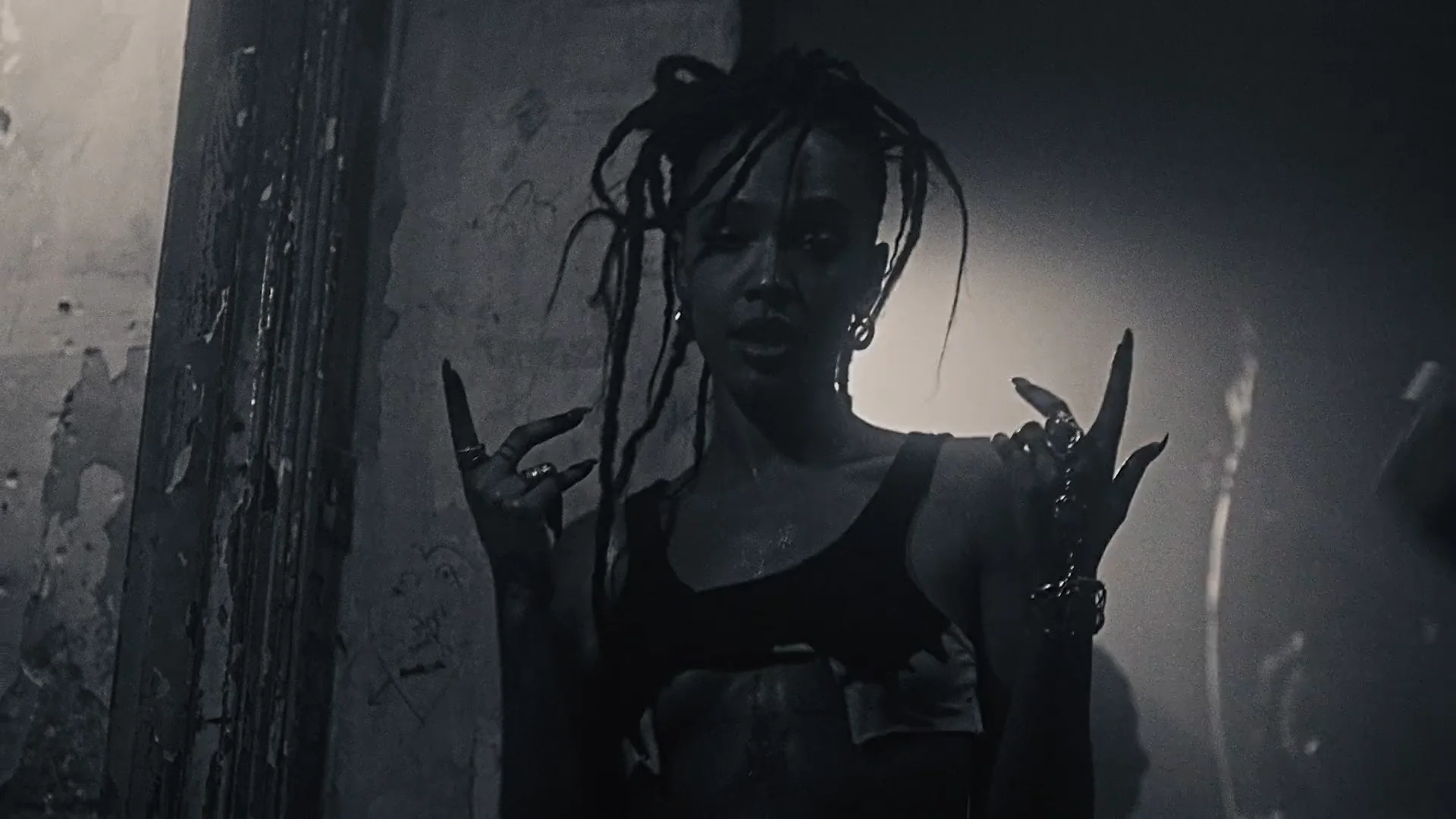 alewya_sweating_online (1080p)