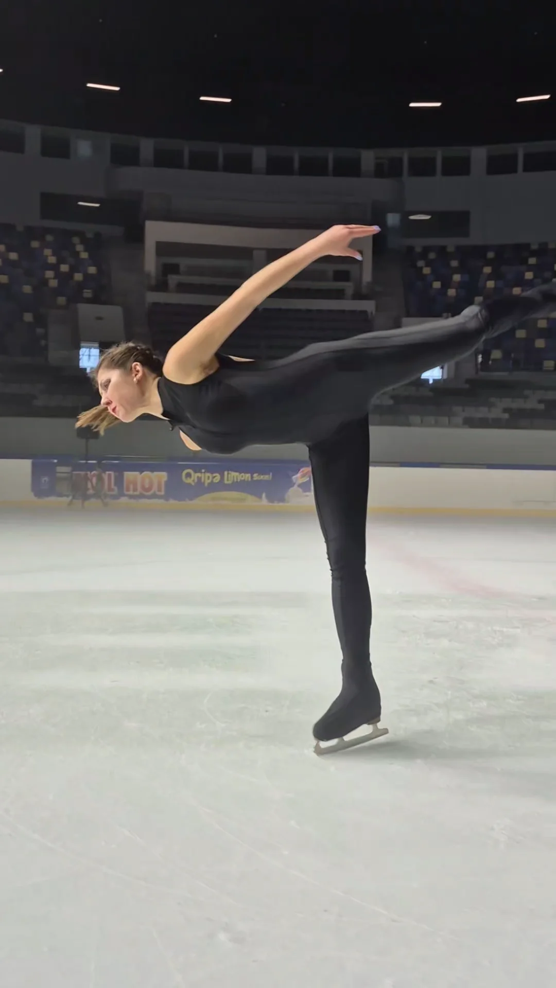 Valeria skating 2025