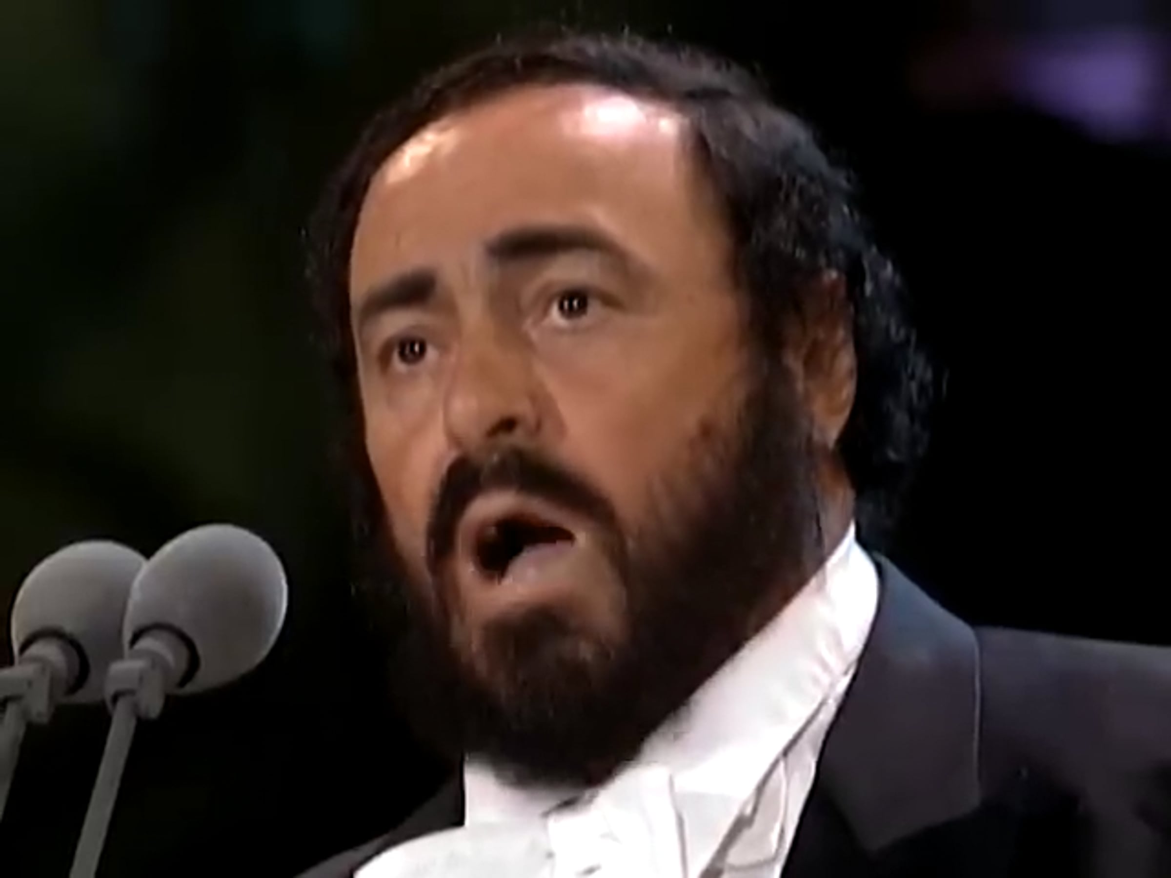 Luciano Pavarotti sings Nessun dorma from Turandot (The Three Tenors in ...
