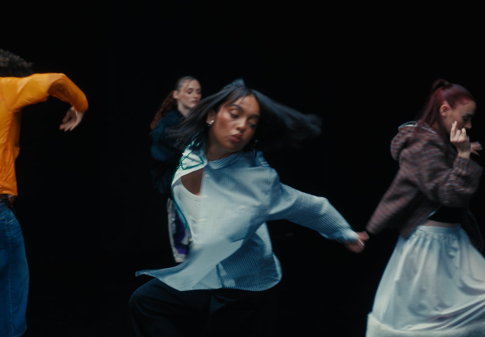 NIKE - WE MOVE TOGETHER