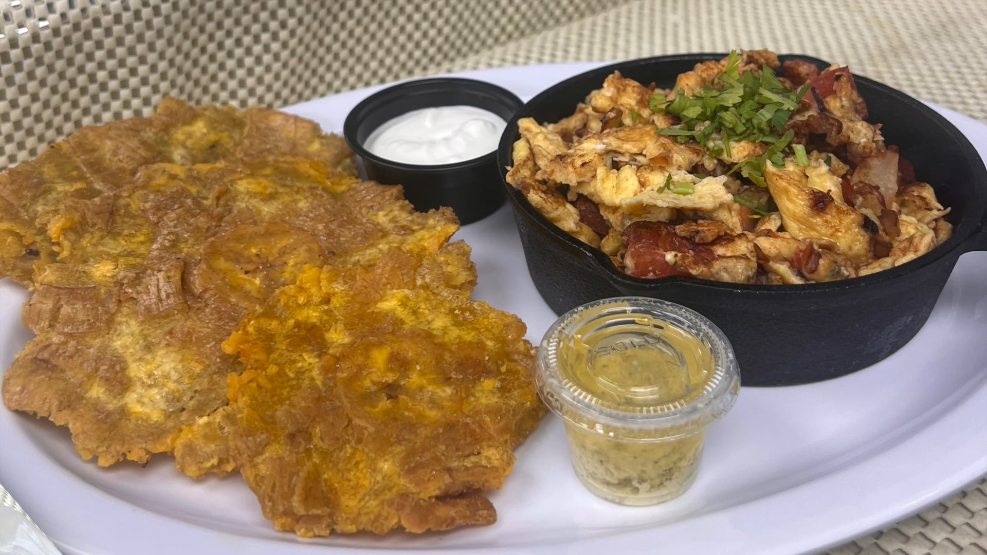 D’cache Latin Cafe