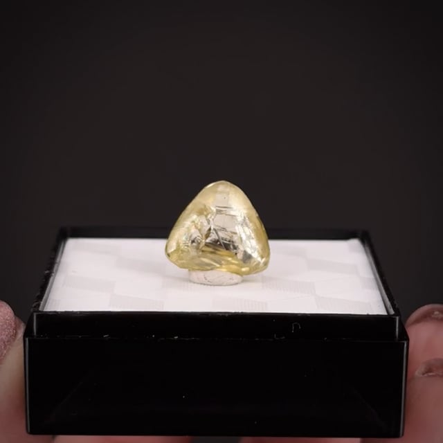 Diamond (macle twinned) - DMND25-11 - Anabar River basin - Russia ...