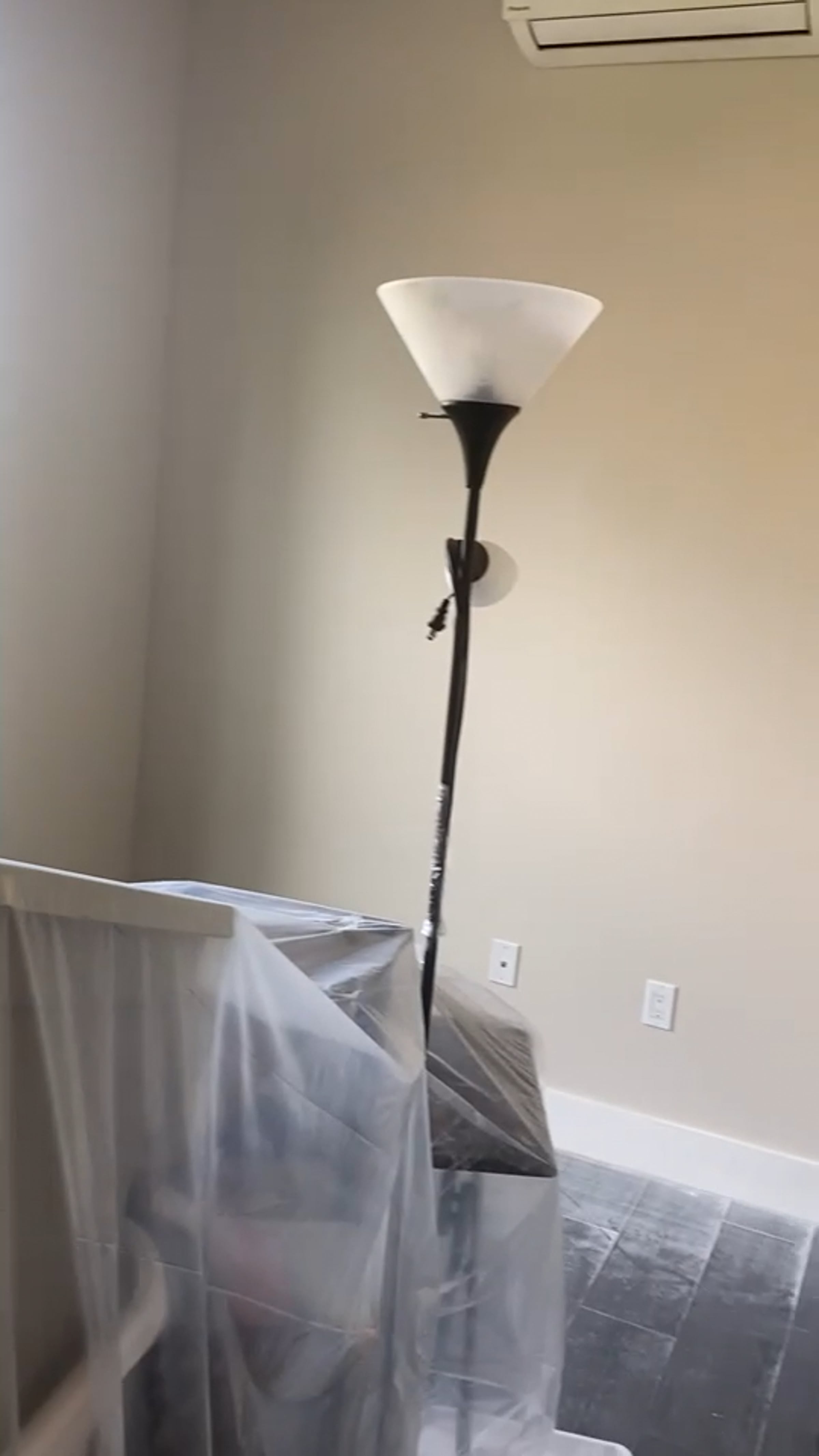 726 E 181st St 3a studio