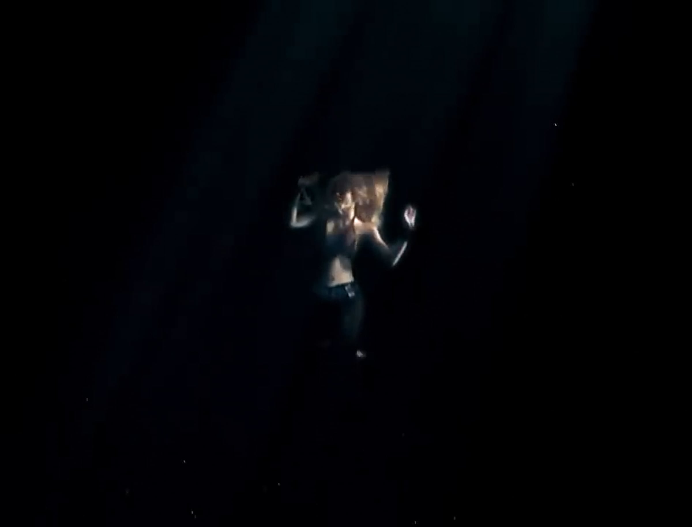 Shakira - Whenever, Wherever (Official HD Video) - shakiraVEVO (720p, h264)