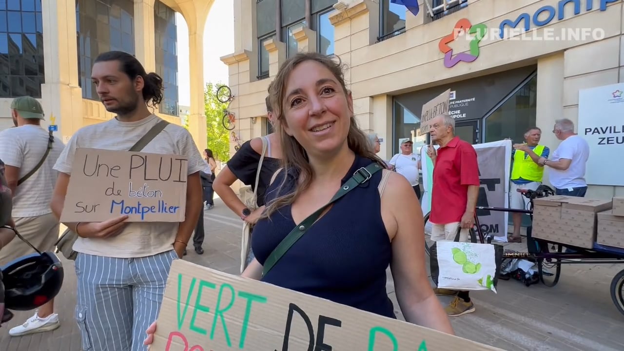Julia Mignacca « vert de rage, rouge de colère, non au CSR