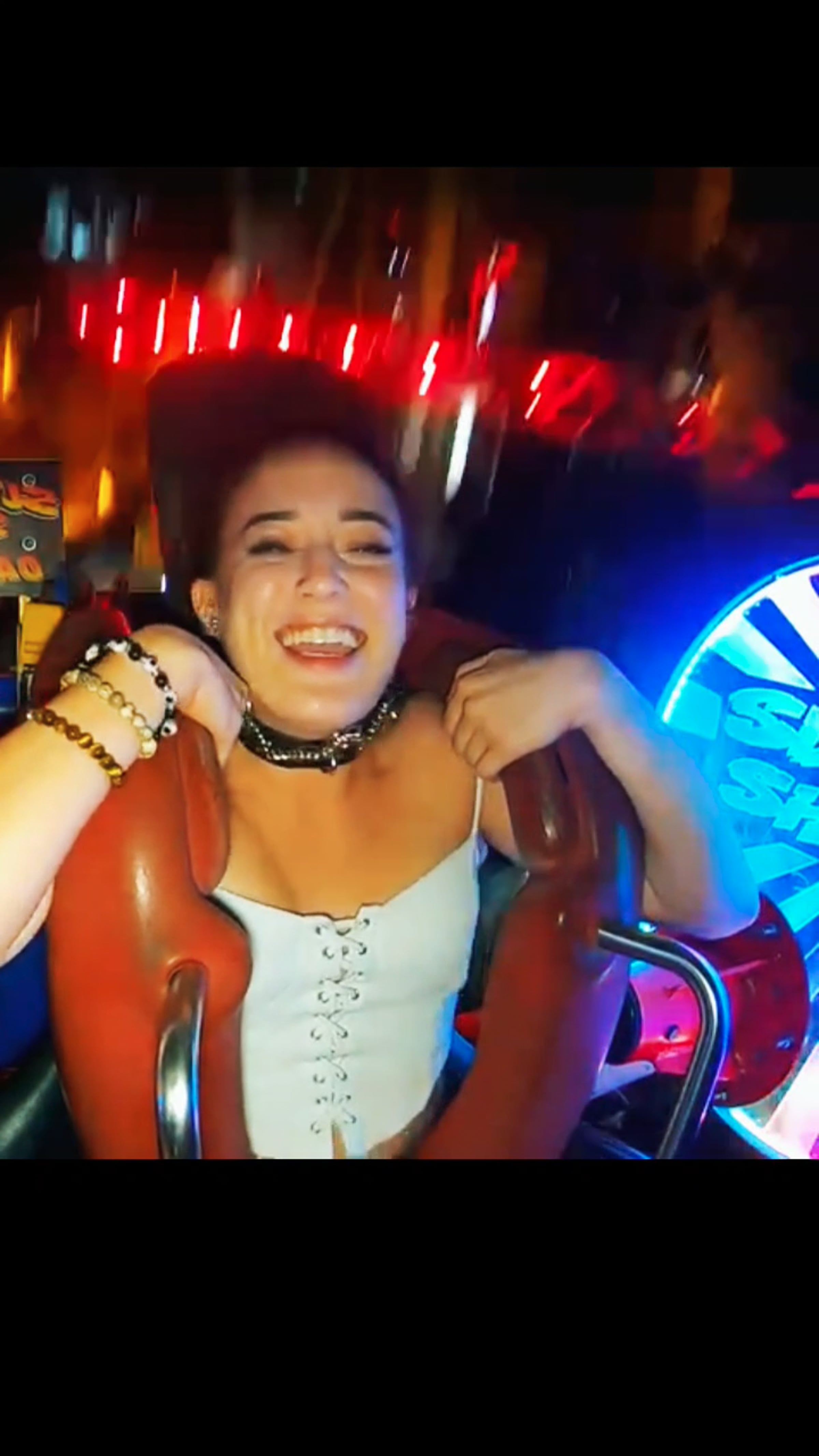 Pop out slingshot ride