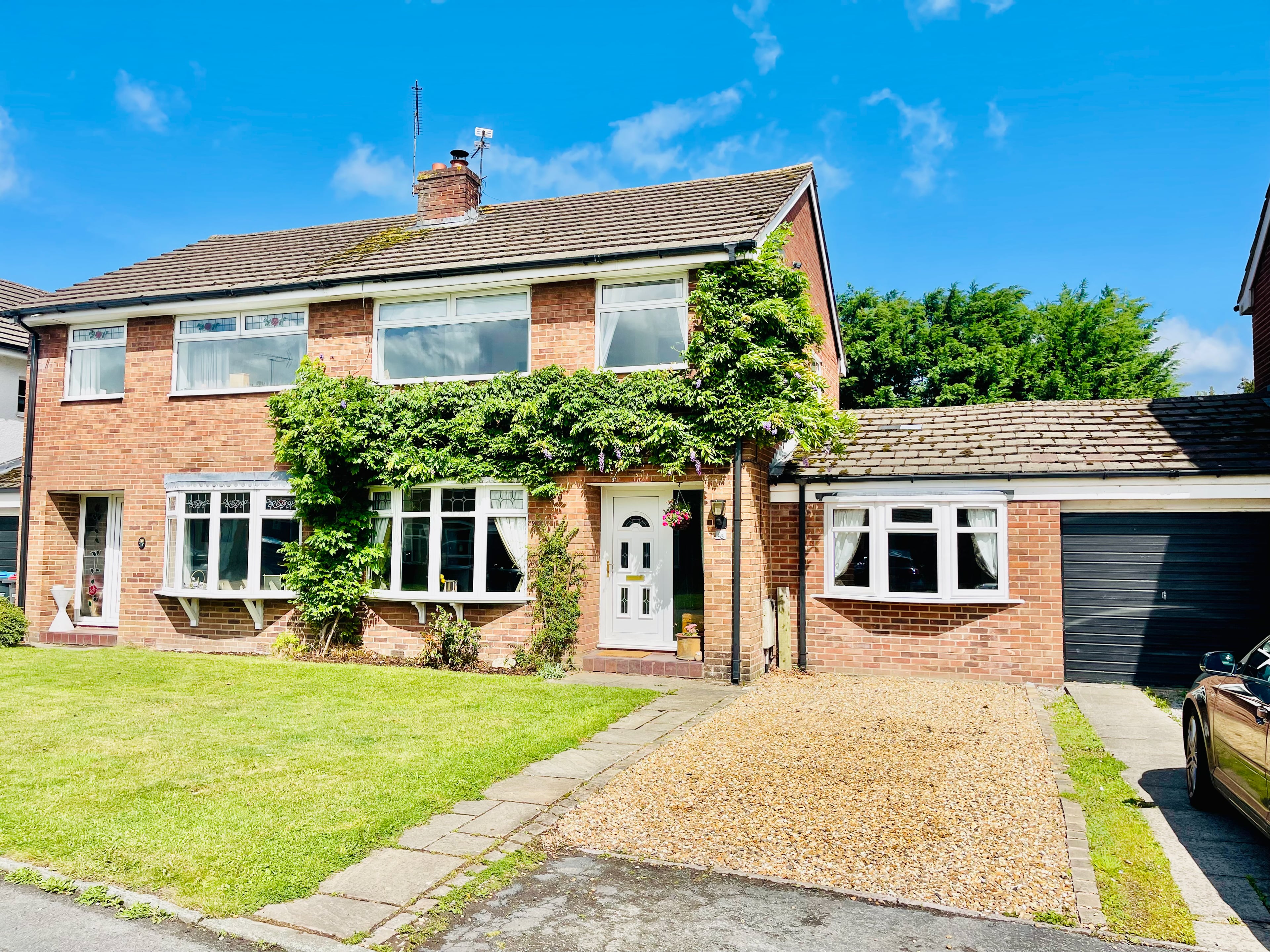 16 Broadacre, Comberbach
