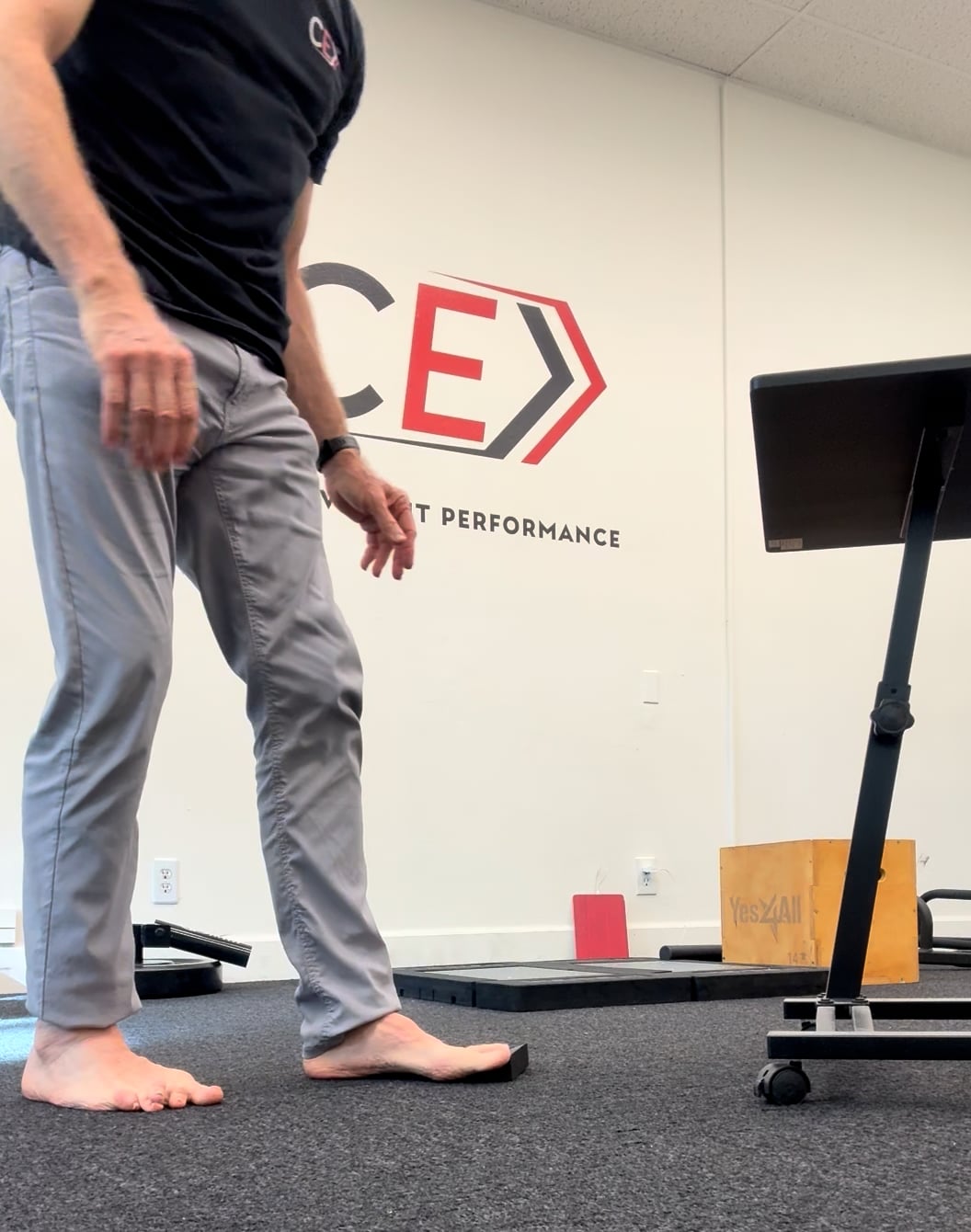 Standing supported foot wedge 4 toes