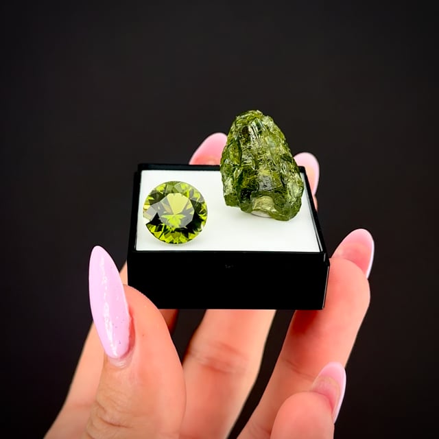 Forsterite var. Peridot (Rough 40.41 ct & Cut 8.35 ct) - CUT25-39 ...