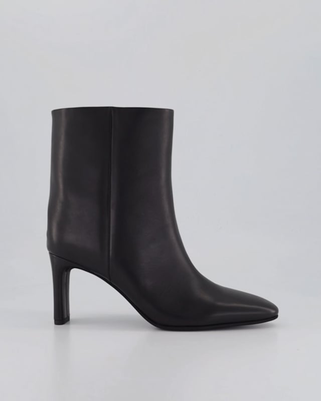 Buy Raevyn Black Boots Online at Shoe Connection AU
