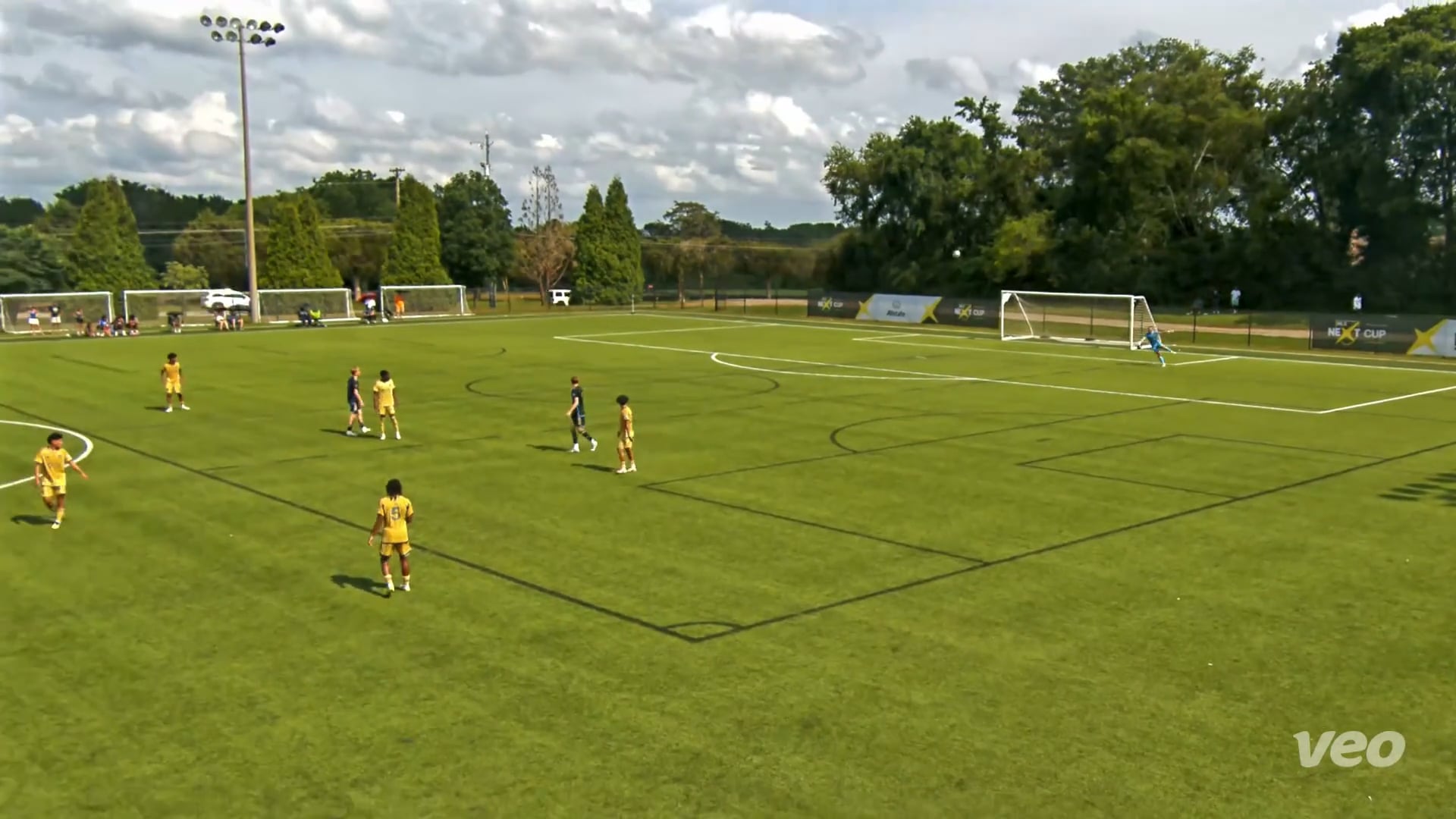 Daniel Dixon - Short Pass (3)
