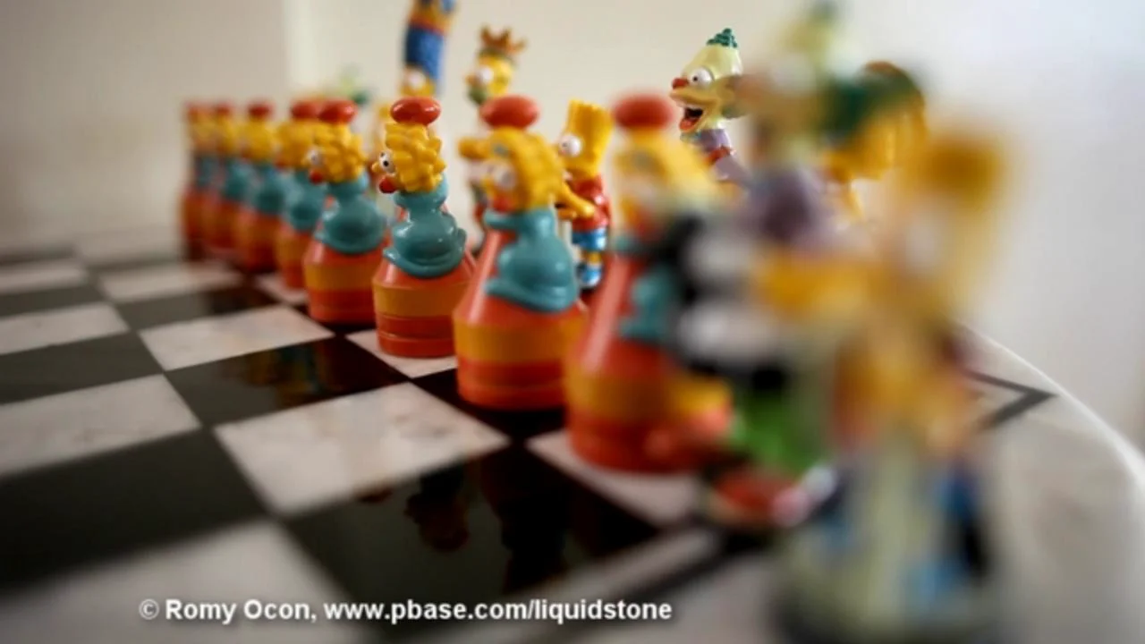 DOF Fun with the 5DM2 (video) on Vimeo
