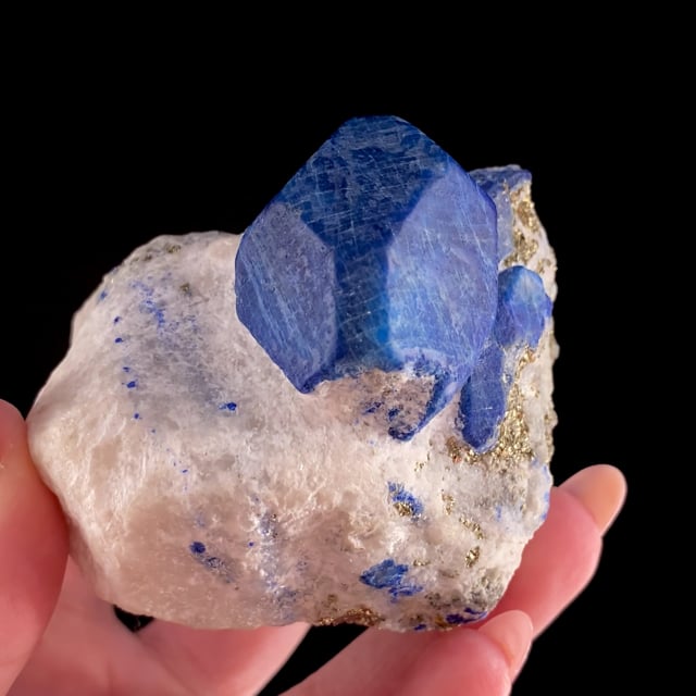 Sodalite (fine crystal) (flourescent) | Kokcha Valley, Badakhshan ...