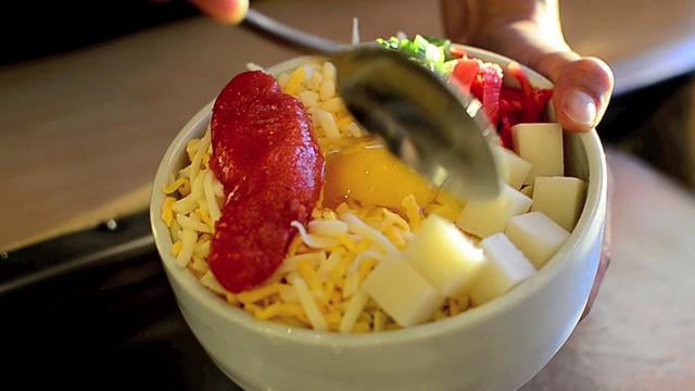 Okonomiyaki at Gaja on Vimeo