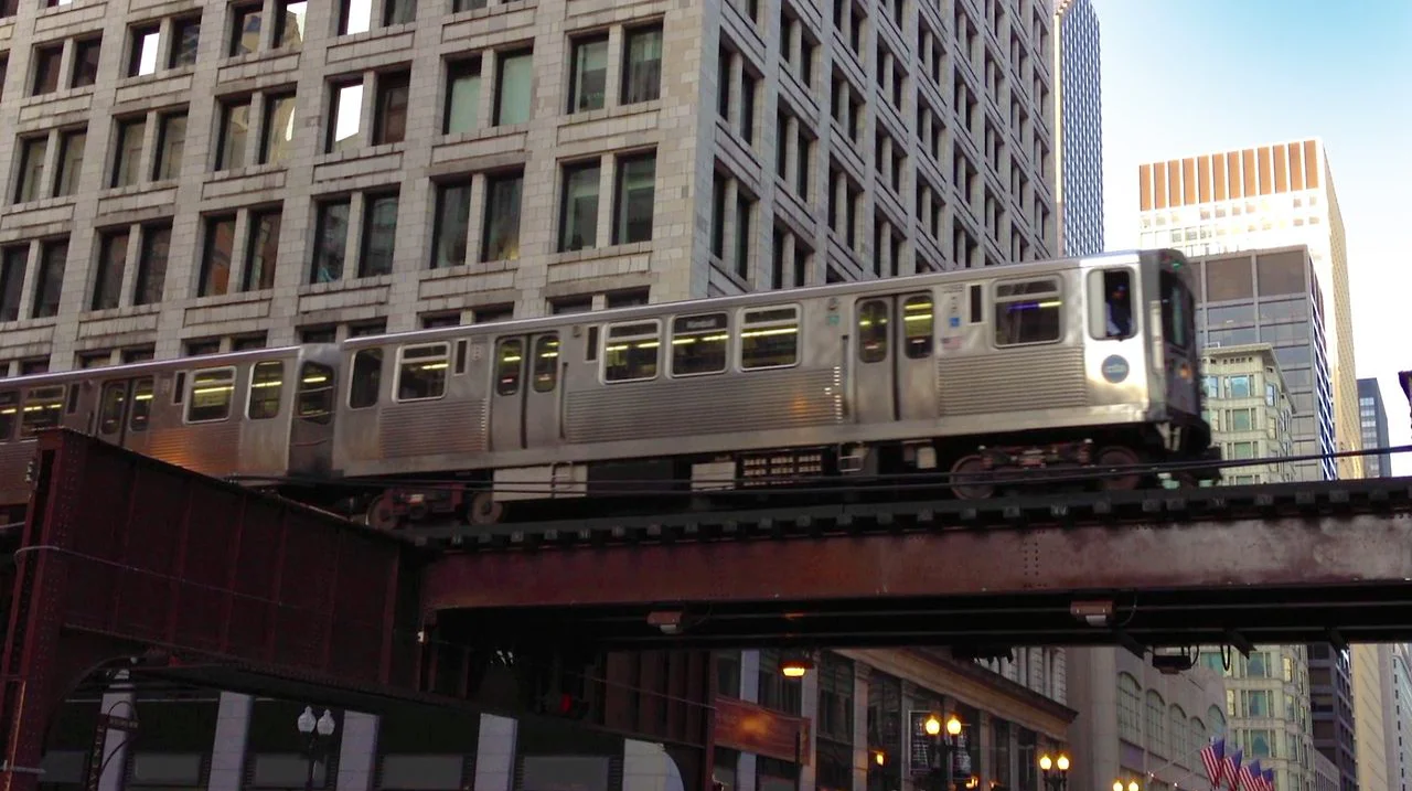 El Train in Downtown Chicago - Elevated Train