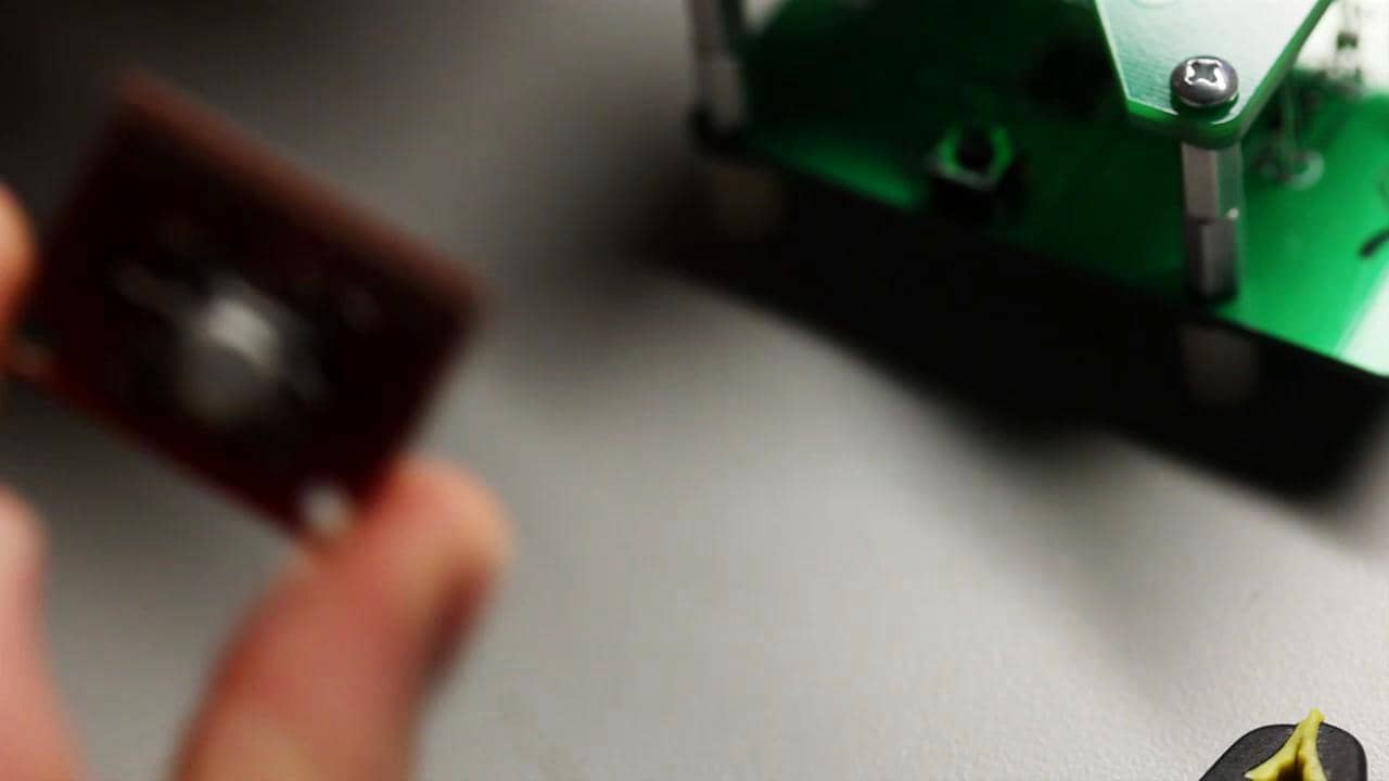 Pete Lewis shows off the TrackBaller on Vimeo